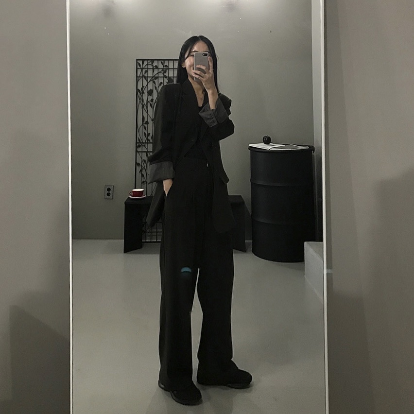 유담 (@udam_) 님의 게시물 | KREAM