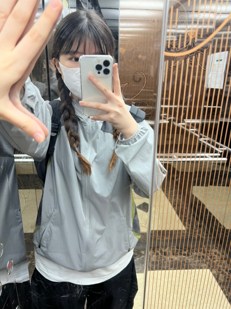 배건아 (@vaeguna) 님의 게시물 | KREAM