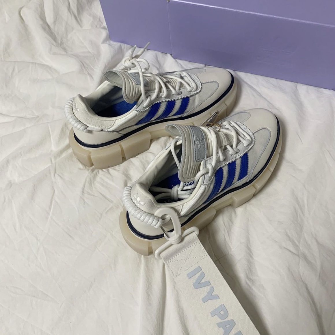 권시크 (@kwonchic) 님의 게시물 | KREAM