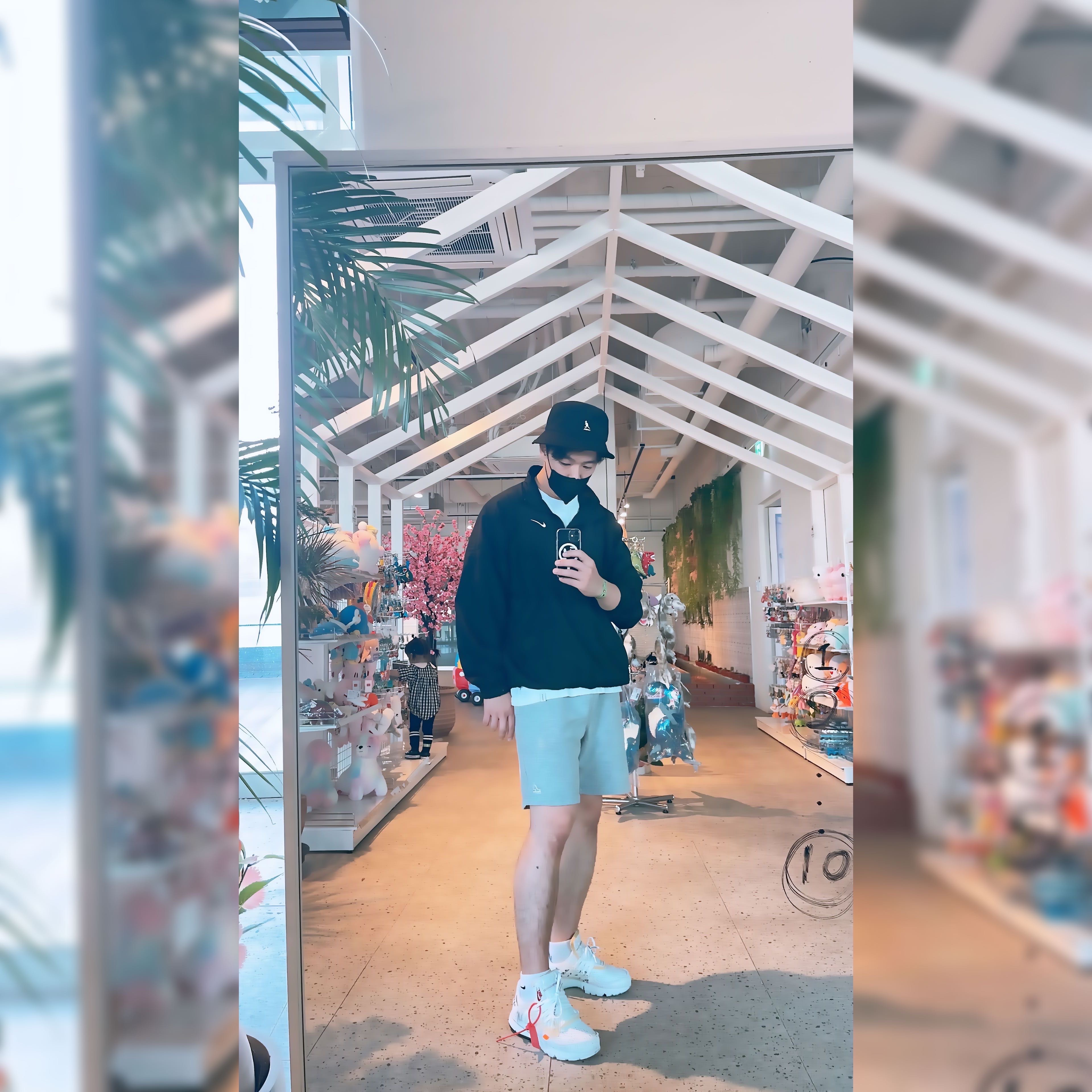 시온 (@zion_) 님의 게시물 | KREAM