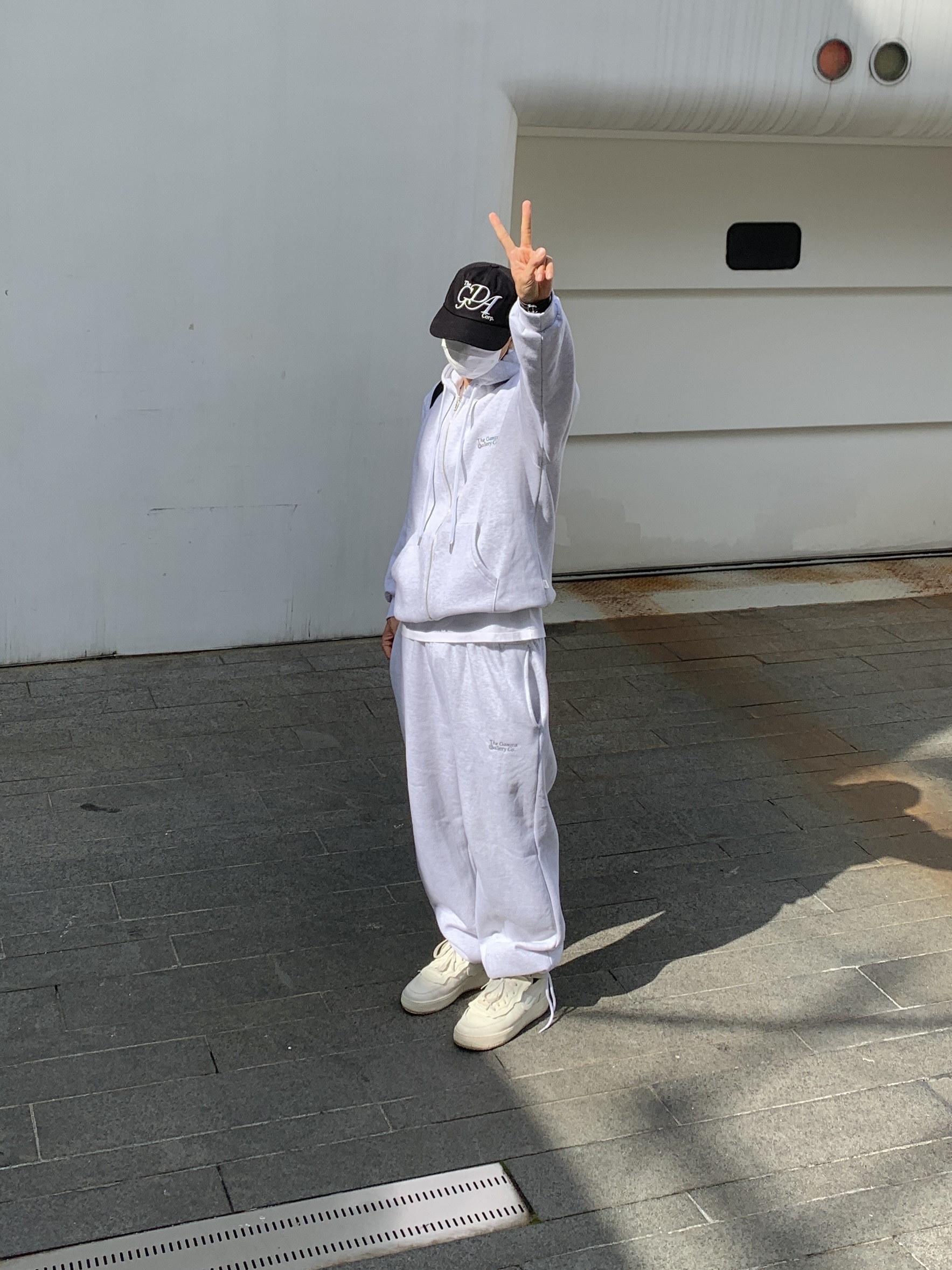 김원익 (@cozy_tex) 님의 게시물 | KREAM