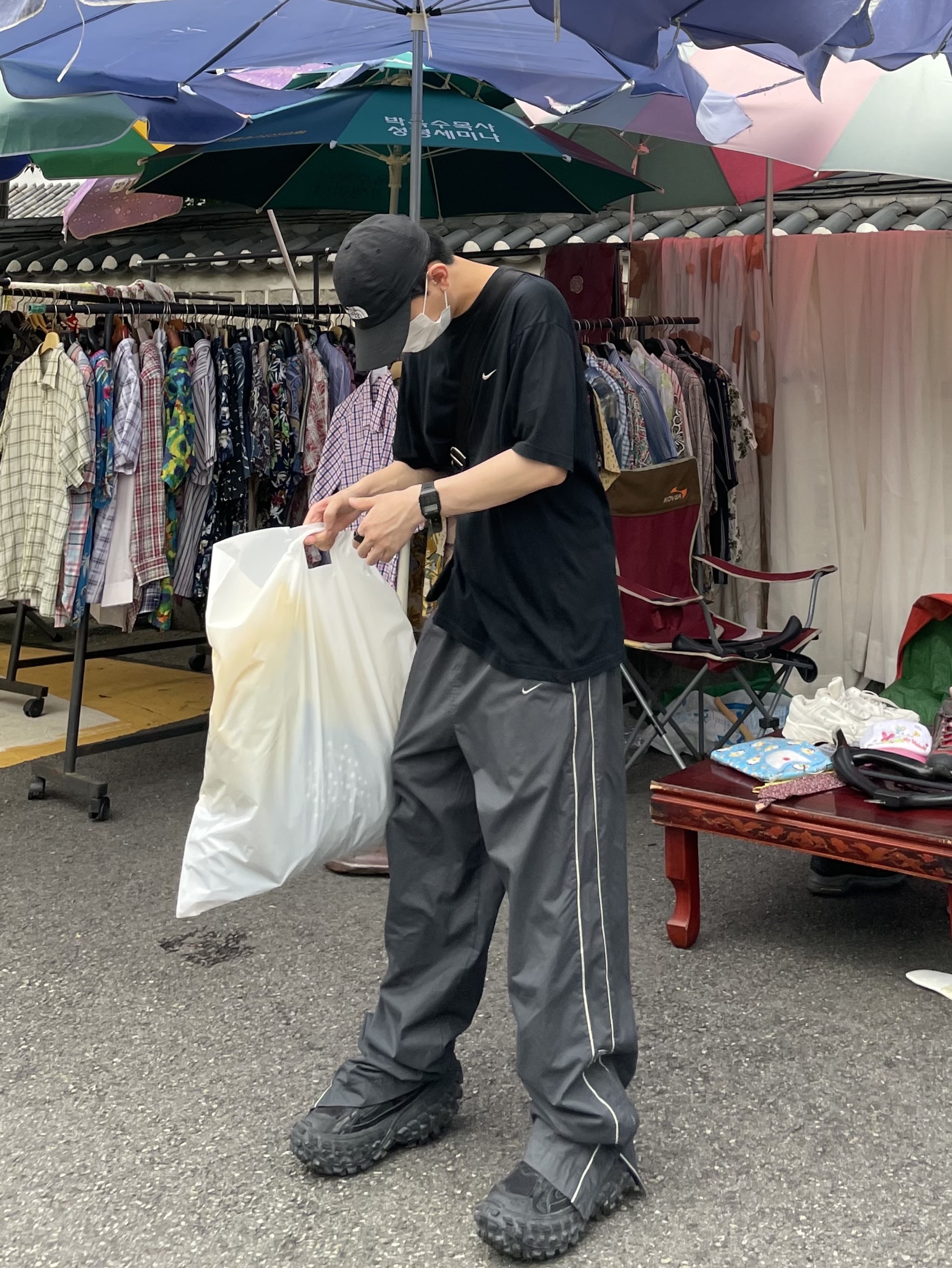 소코년 (@sonyunko) 님의 게시물 | KREAM