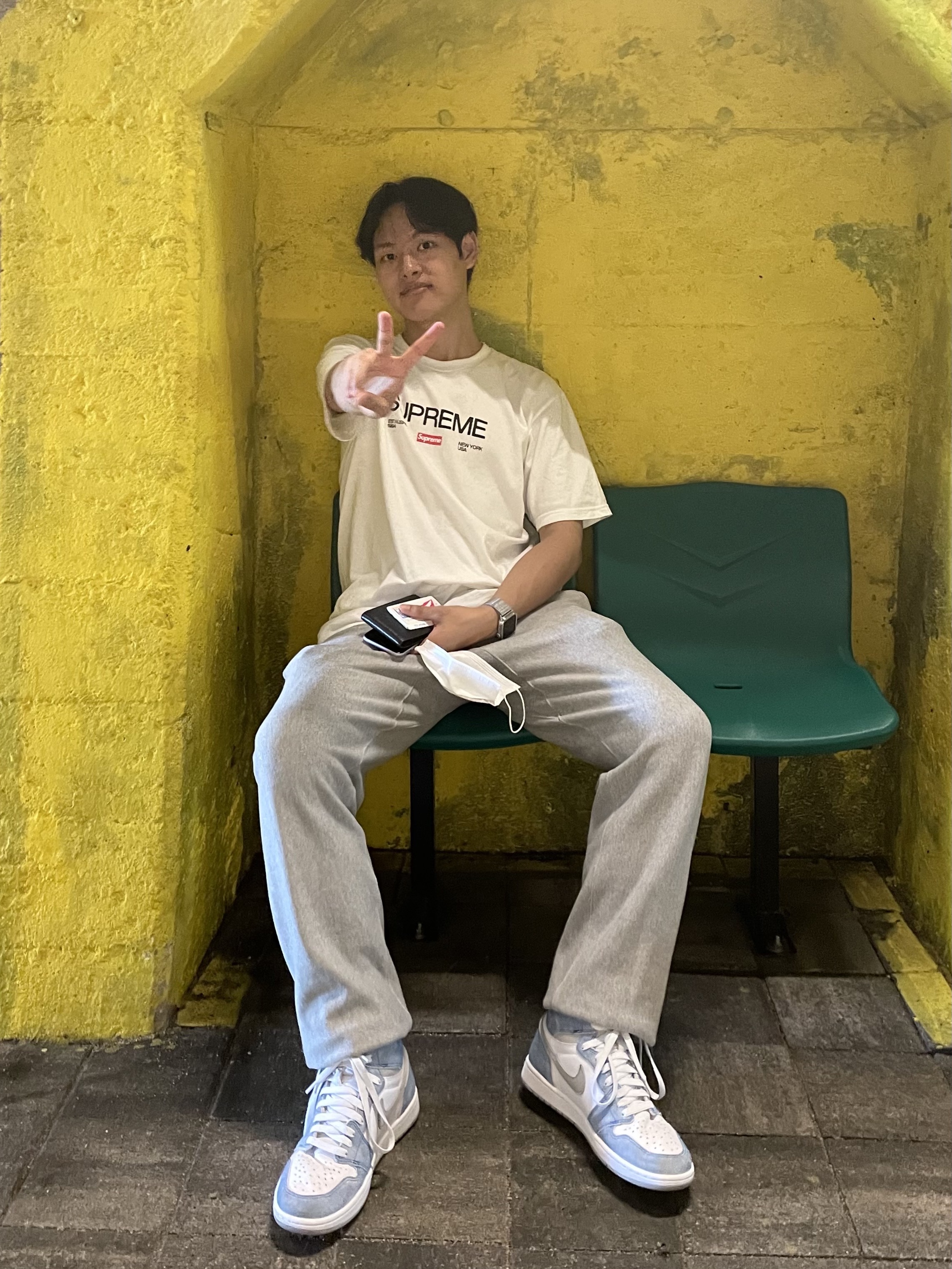 준규 (@gangnamgoop...) 님의 게시물 | KREAM