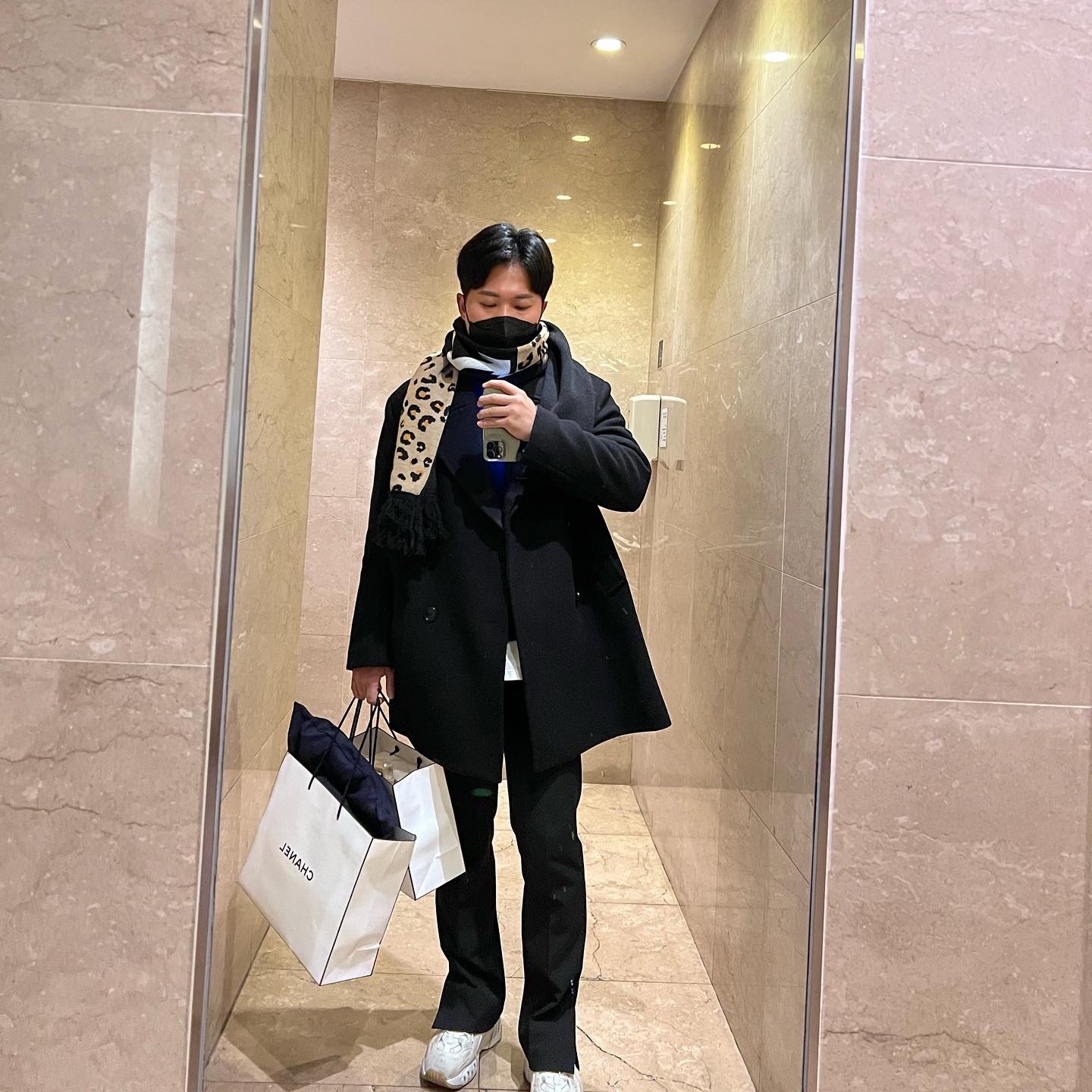 정창용 (@jjj_yong_) 님의 게시물 | KREAM