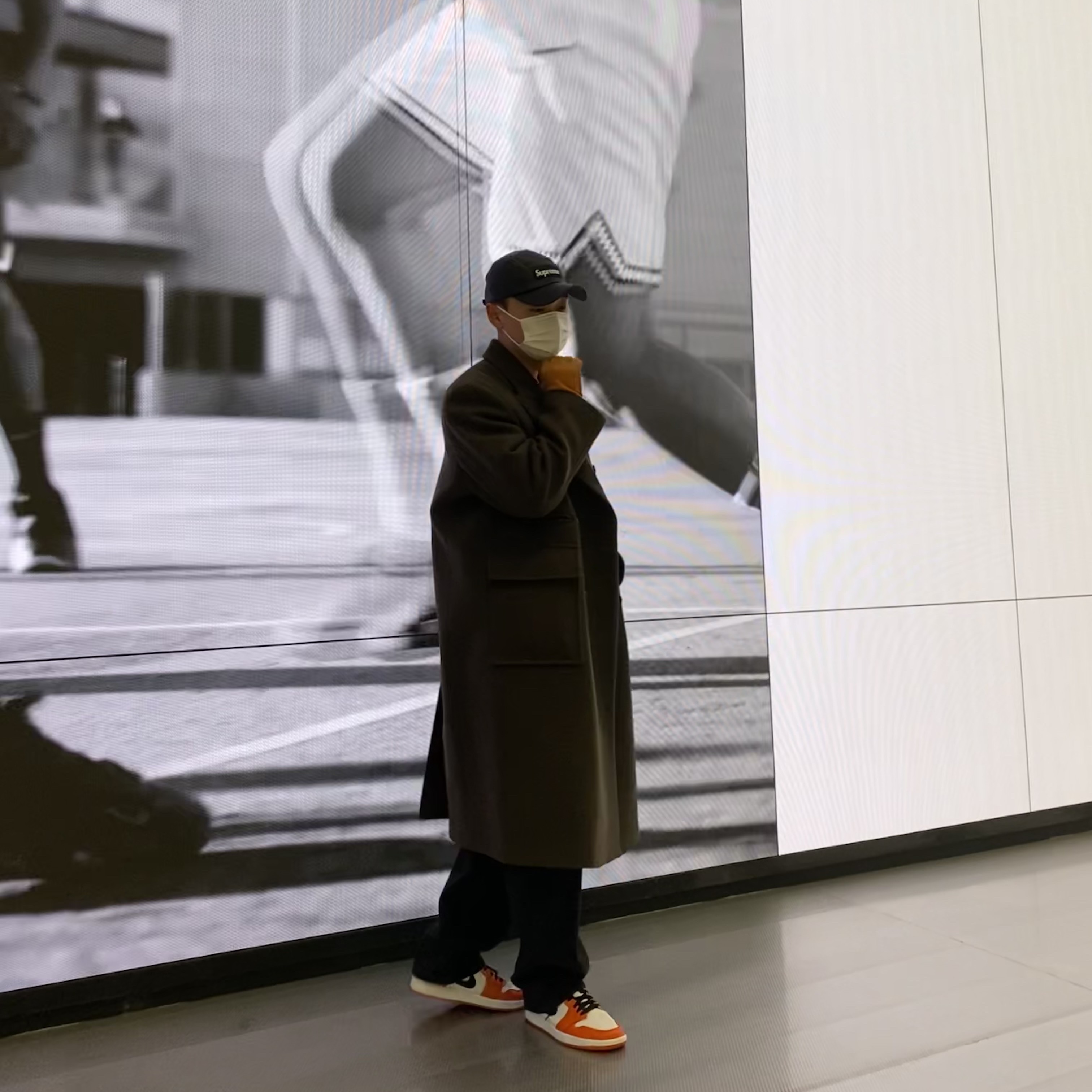 영영 (@it.young) 님의 게시물 | KREAM