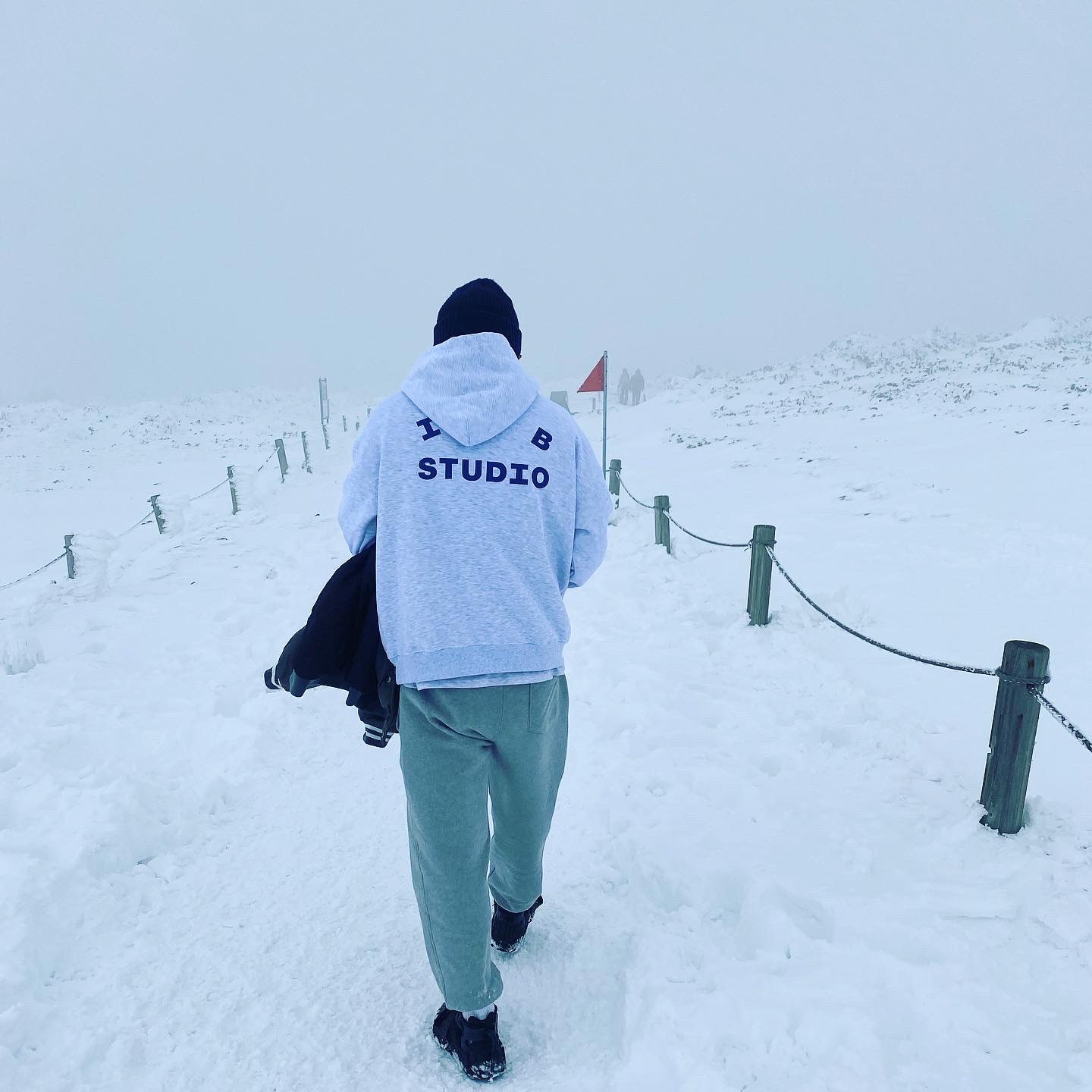 jisu9150 (@aa.josh_) 님의 게시물 | KREAM