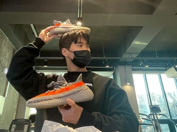 junwoong (@woong_____) 님의 게시물 | KREAM