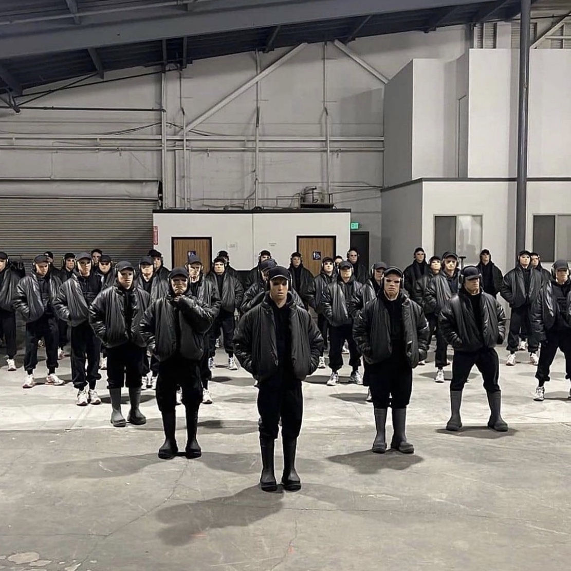 (@luv2h8) 님의 게시물 | KREAM