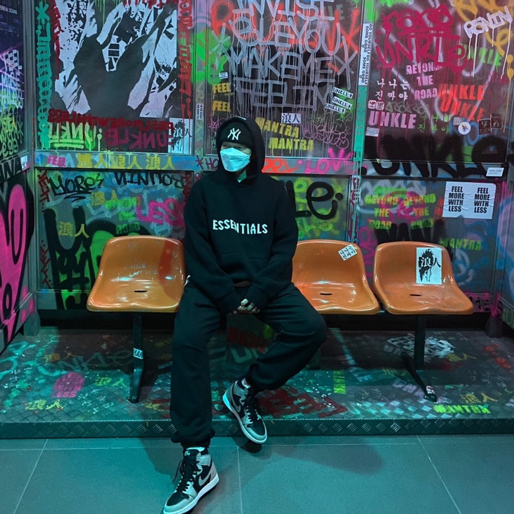 권민수 (@kicks__98) 님의 게시물 | KREAM