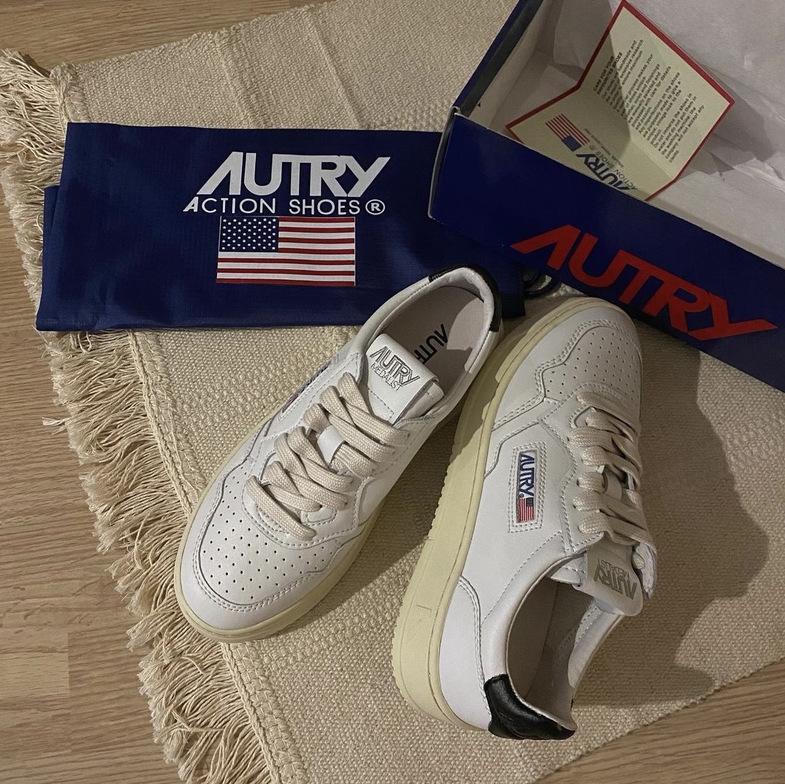 디헤 (@diiiihe) 님의 게시물 | KREAM