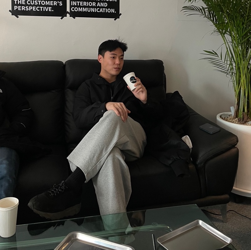 재우 (@zeukm) 님의 게시물 | KREAM