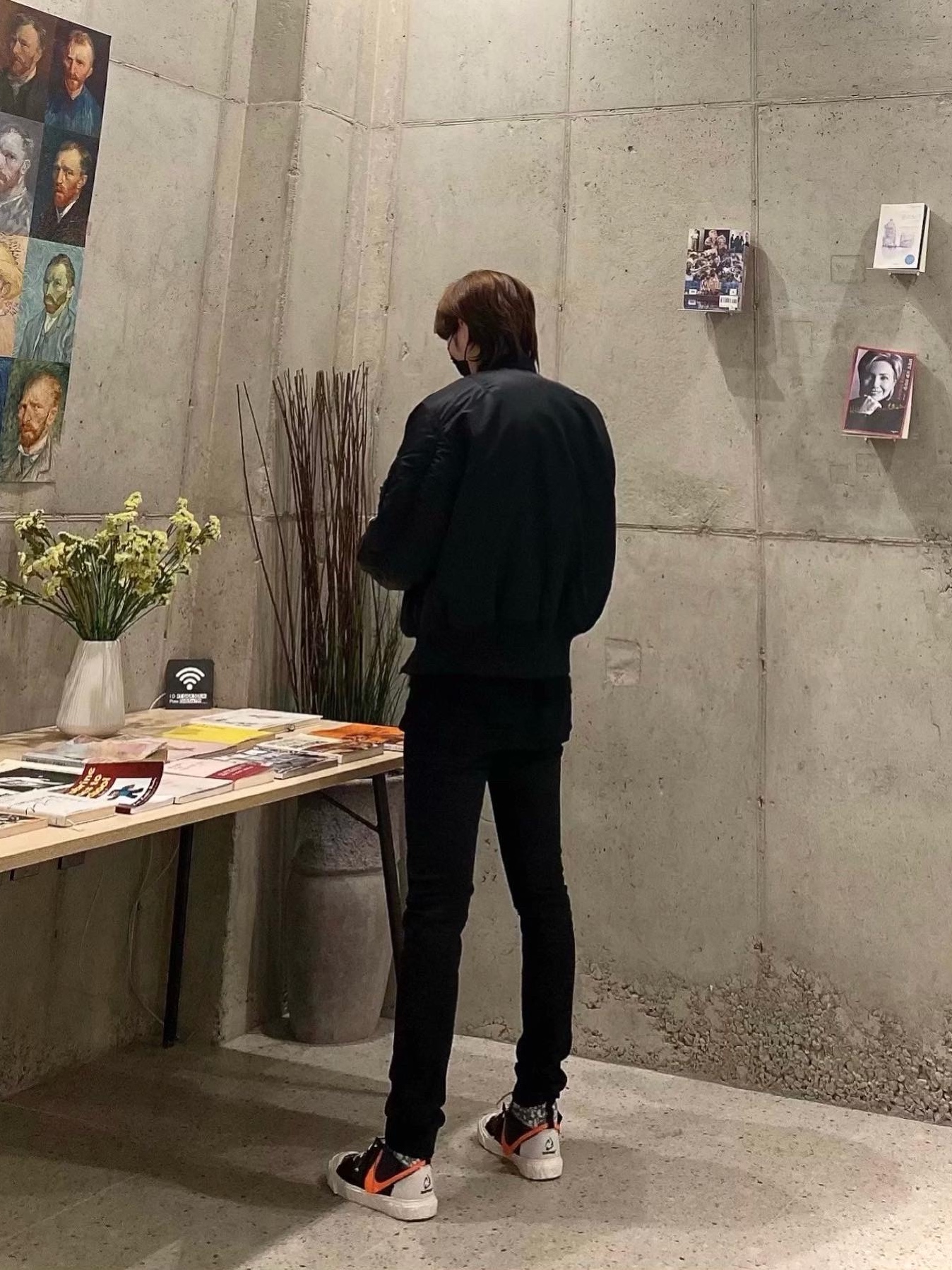 @𝙜𝙠𝙖𝙬𝙡𝙜𝙣𝙨(𝙎𝙝... (@gkawlgns) 님의 게시물 | KREAM