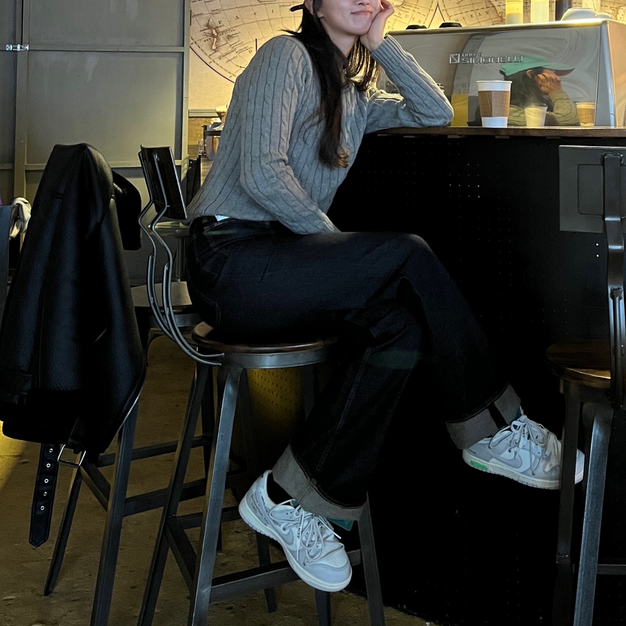 catislove (@moredignity) 님의 게시물 | KREAM