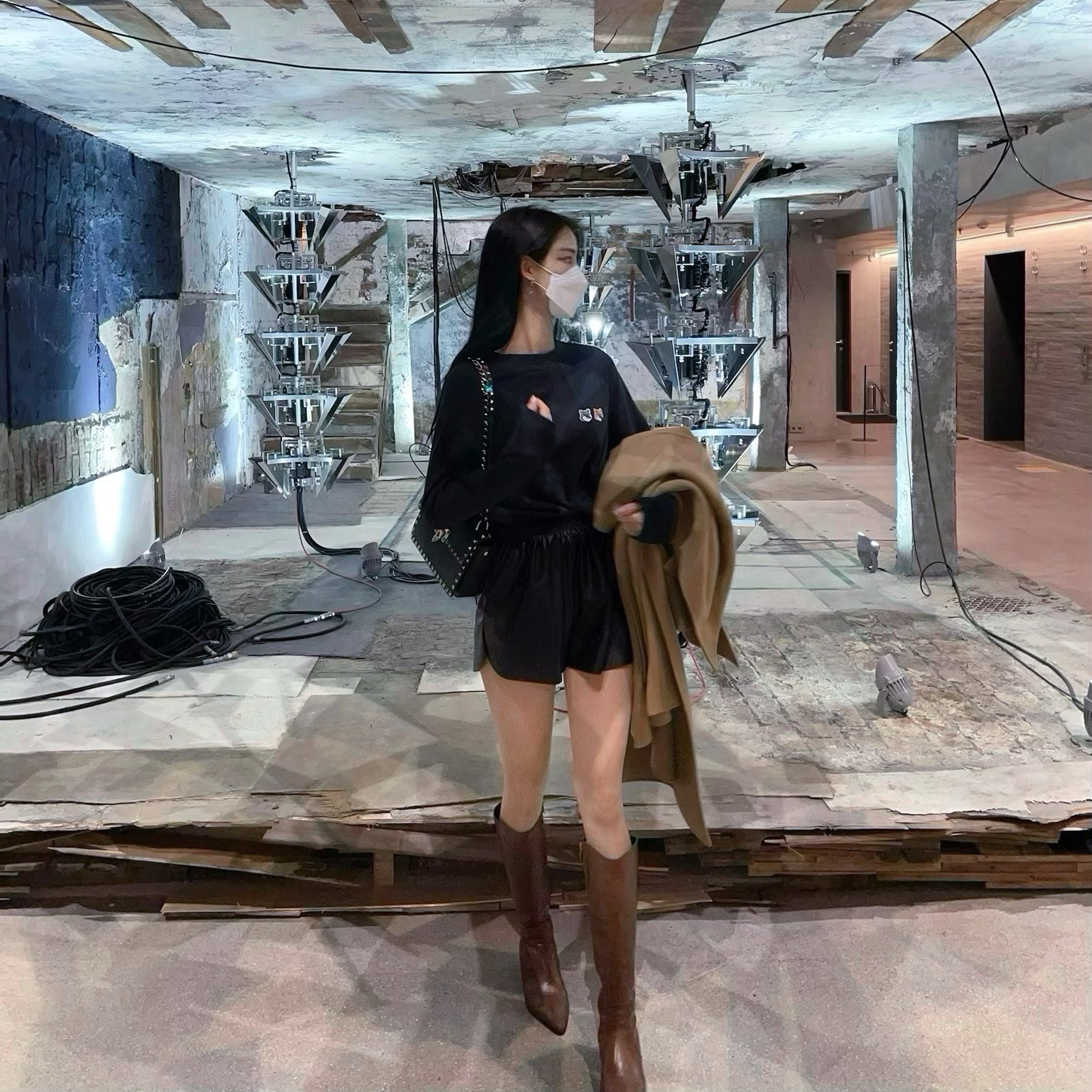 📍insta: @hai... (@hailey_.hk) 님의 게시물 | KREAM