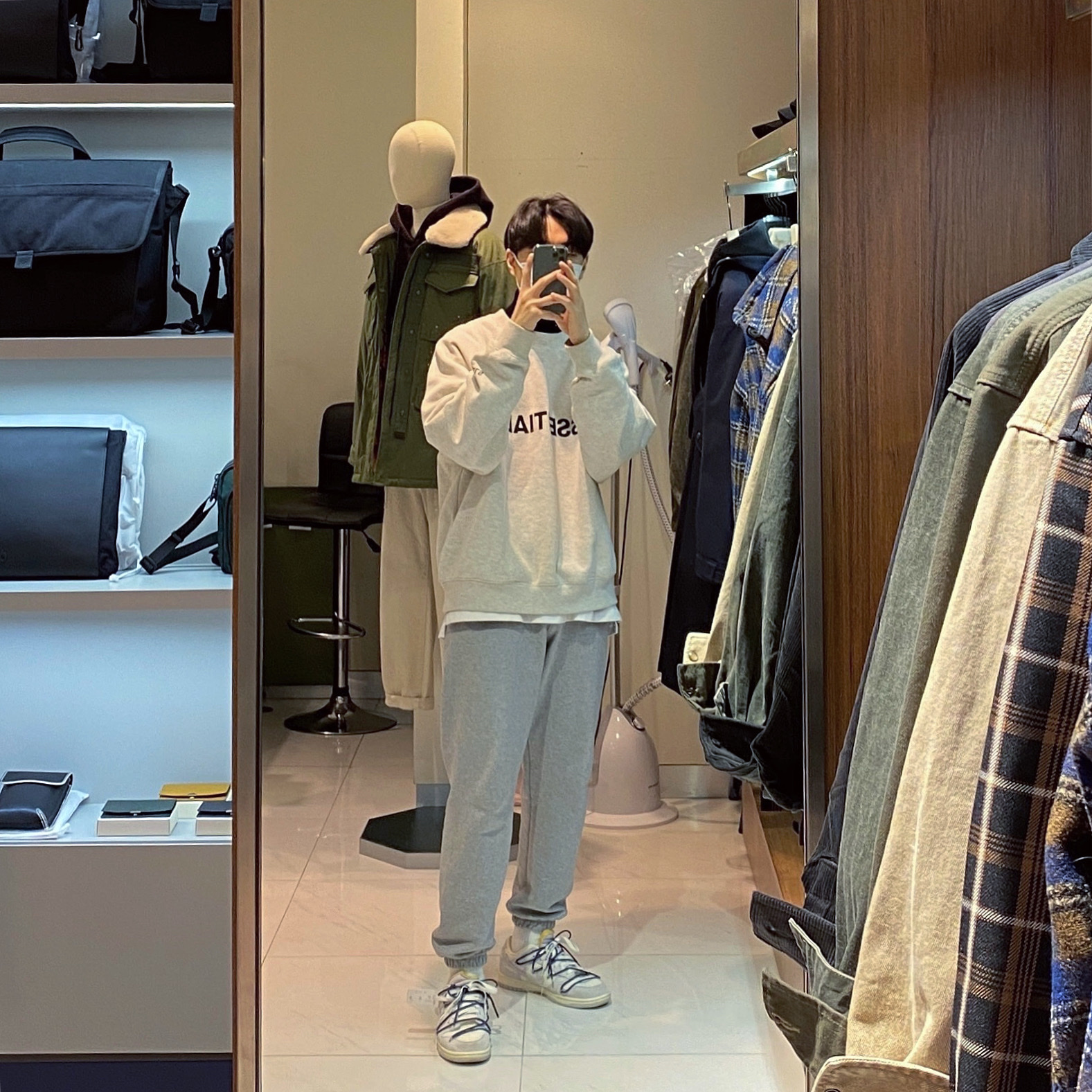 (@iidllee) 님의 게시물 | KREAM