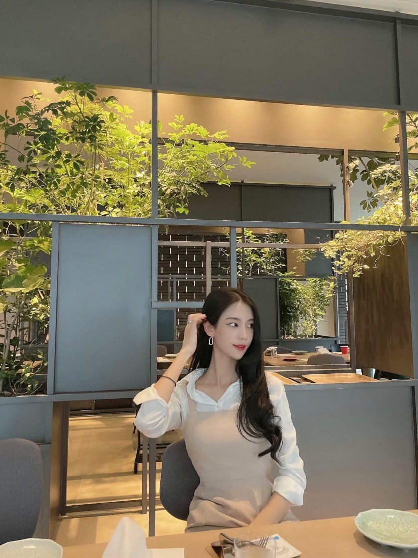 insta: @hail... (@hailey_.hk) 님의 게시물 | KREAM