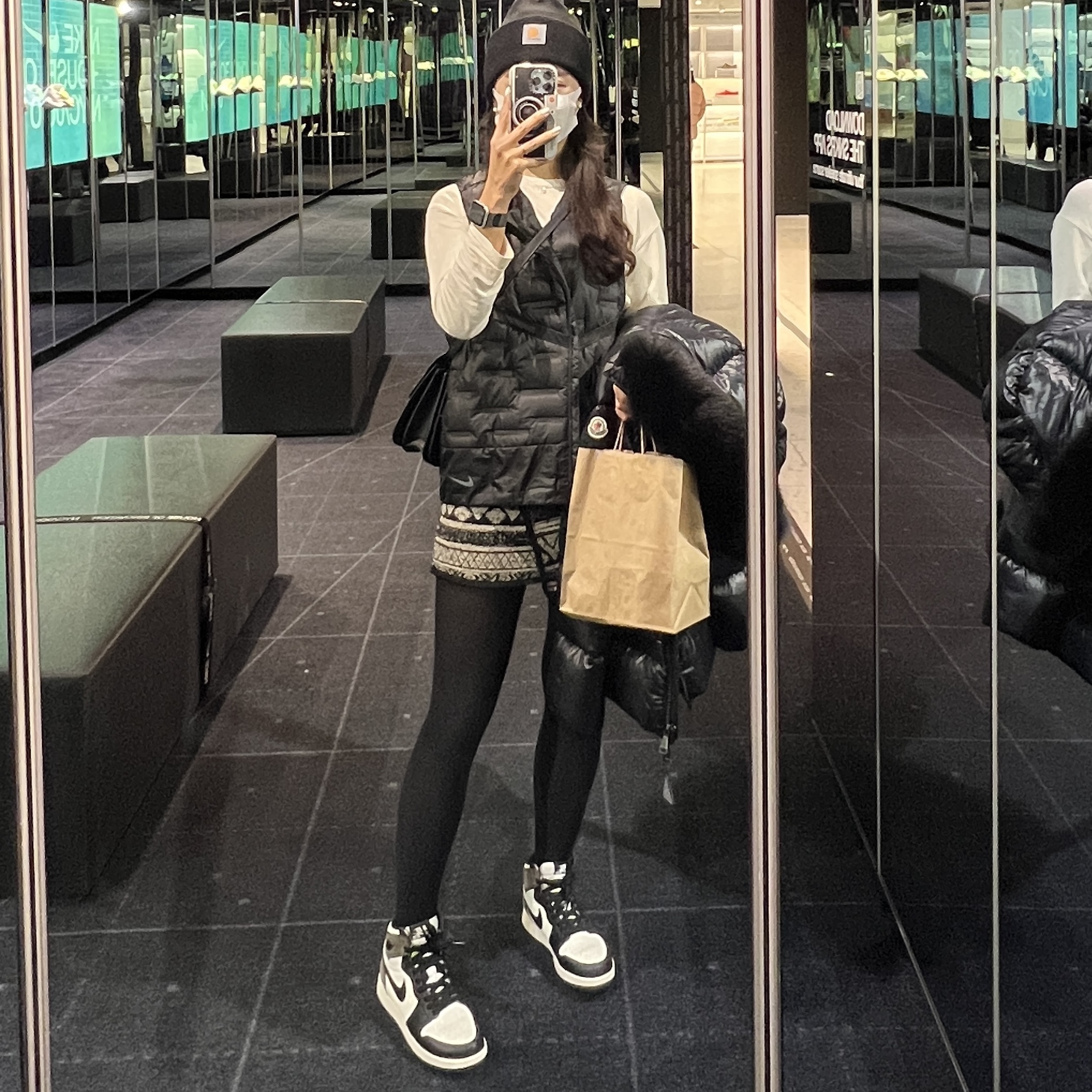 catislove (@moredignity) 님의 게시물 | KREAM