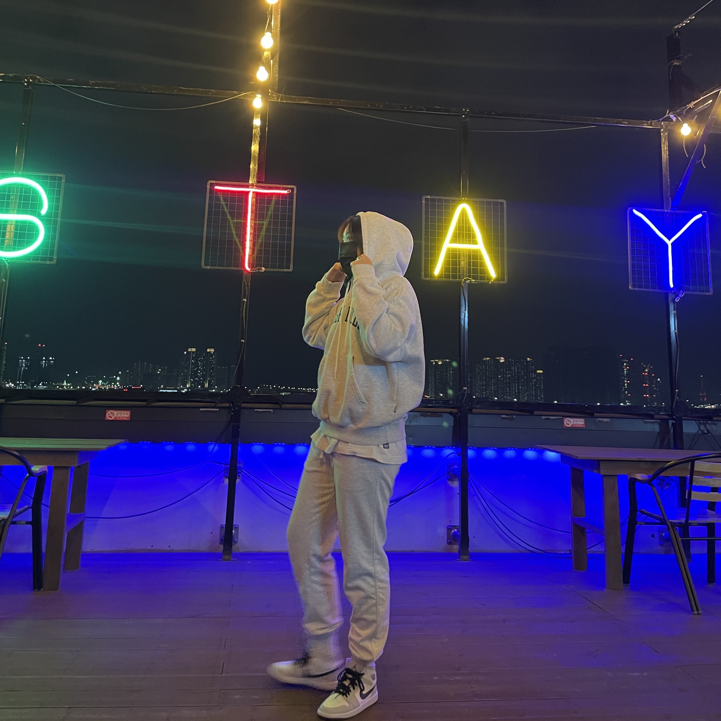 (@jj._.y) 님의 게시물 | KREAM