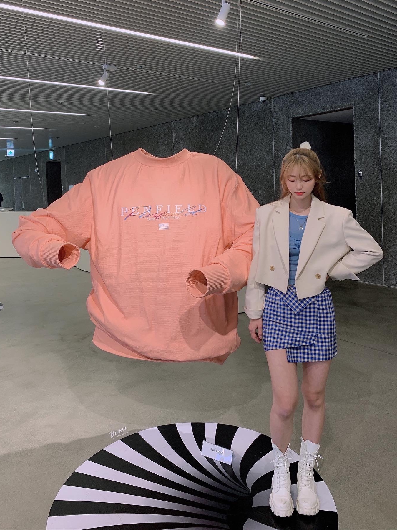 (@zzisuu_) 님의 게시물 | KREAM