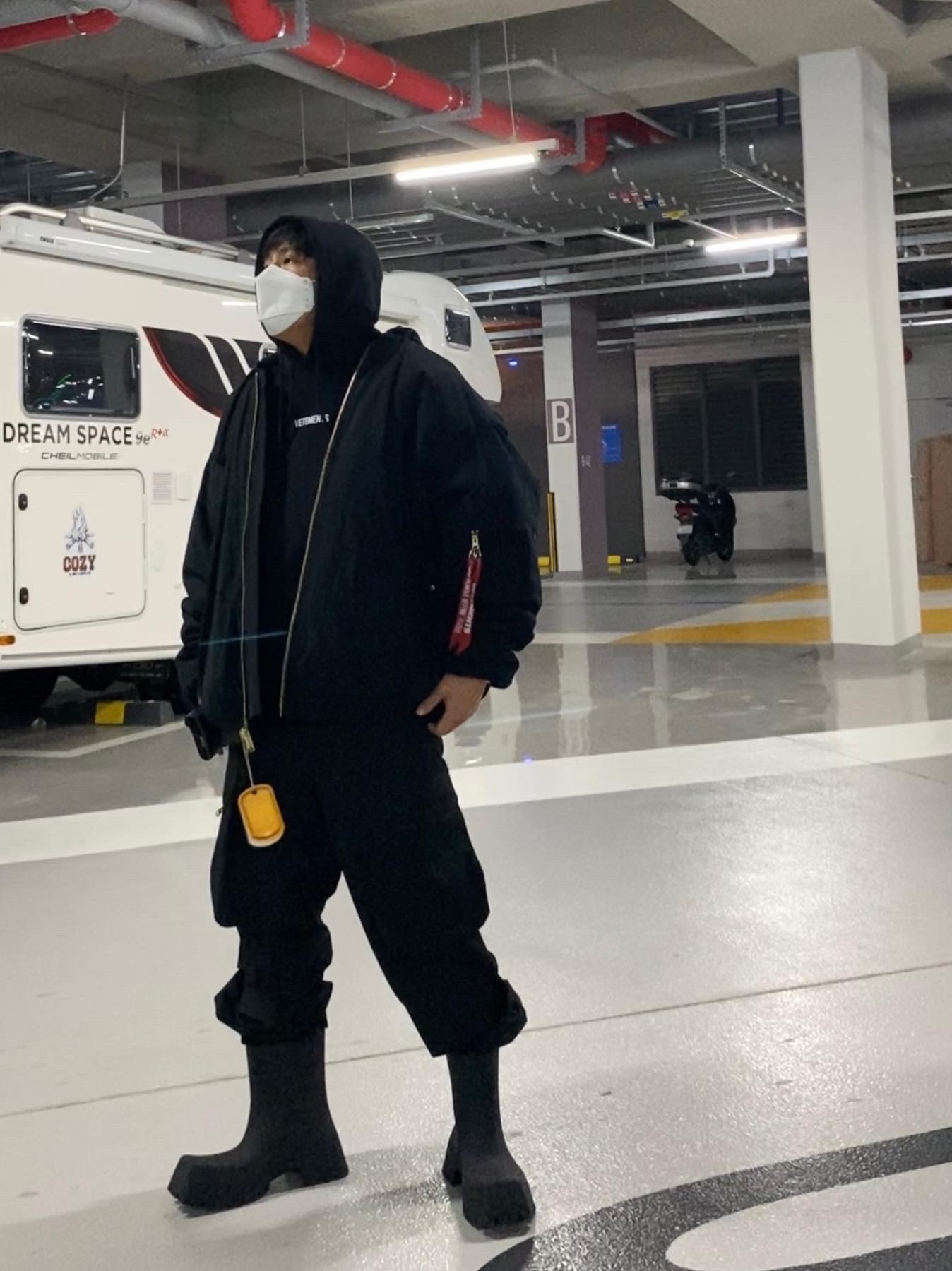 우쓰 (@woos_k) 님의 게시물 | KREAM