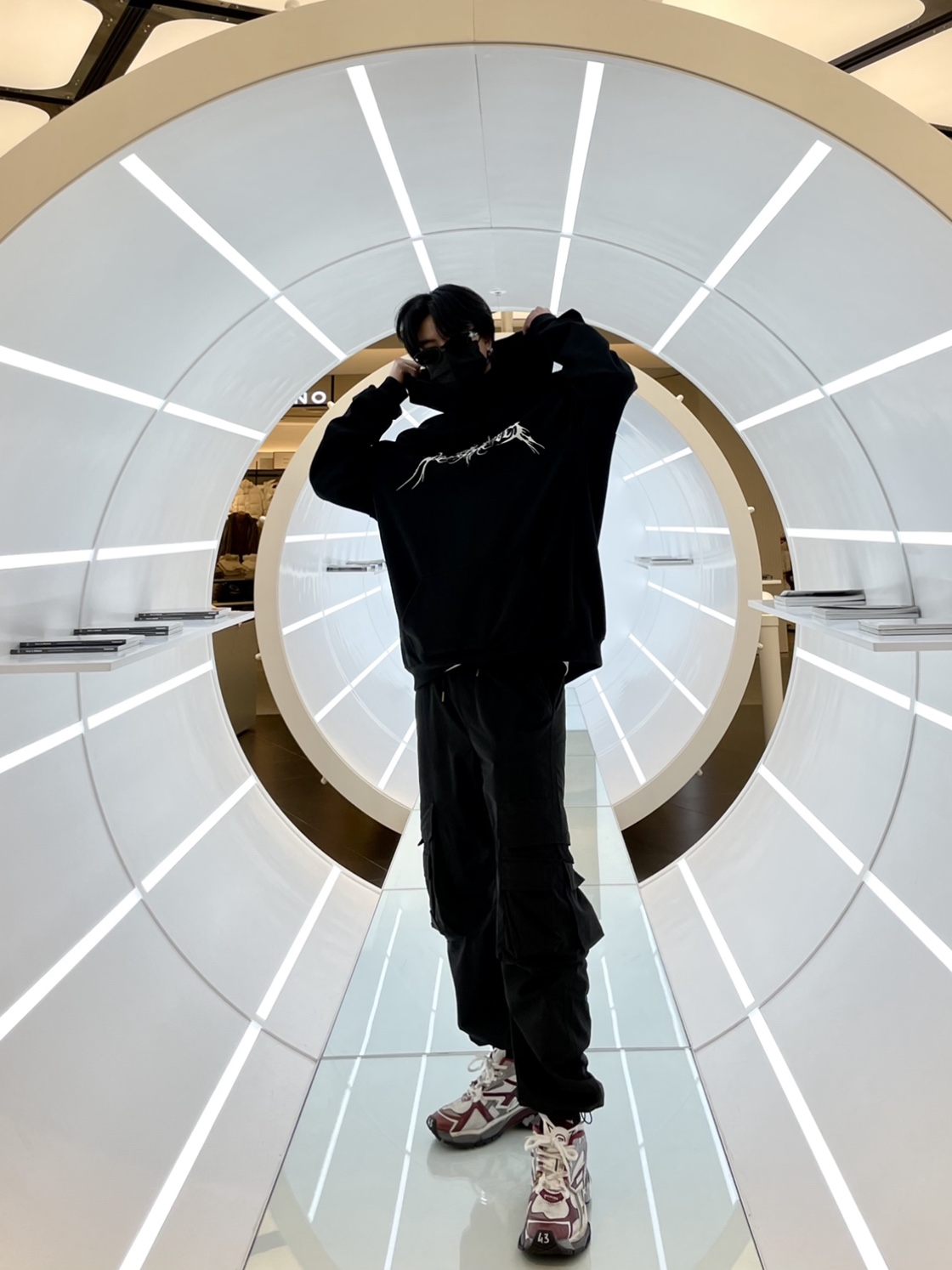 권진영 (@zin.0) 님의 게시물 | KREAM