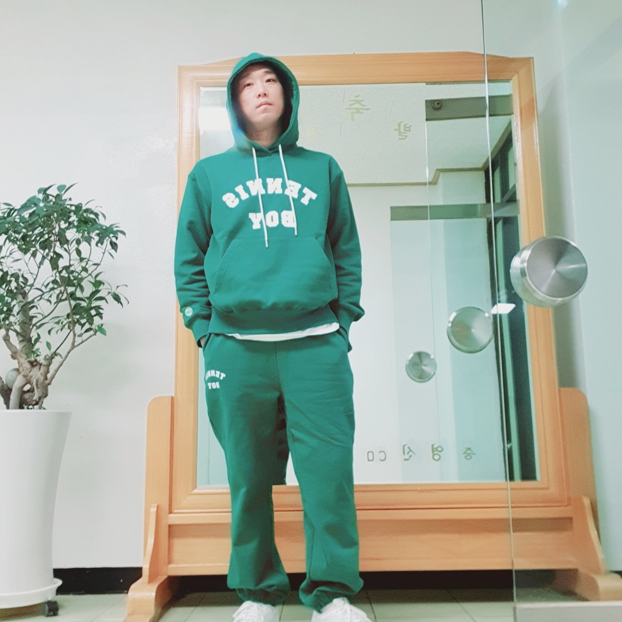 june j (@junej) 님의 게시물 | KREAM