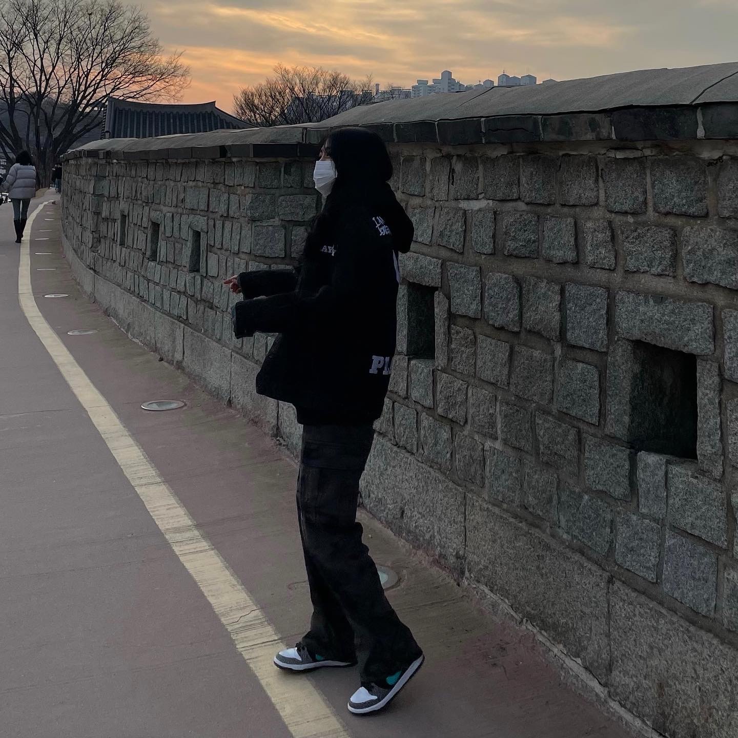 써니 (@1000kg_) 님의 게시물 | KREAM