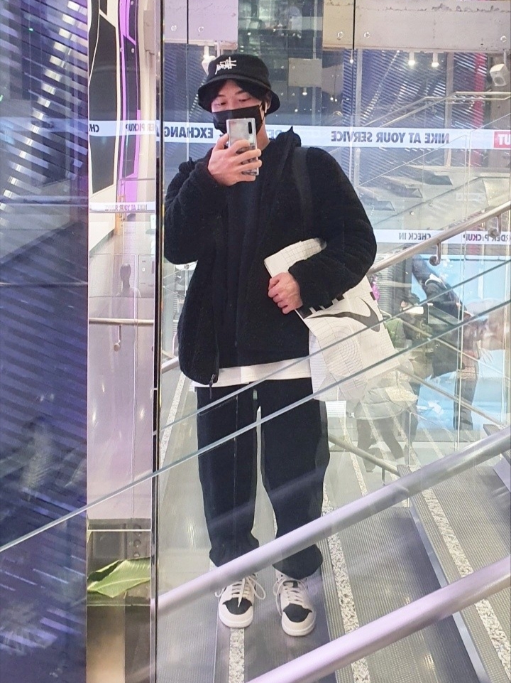 최세영 (@uglyho) 님의 게시물 | KREAM