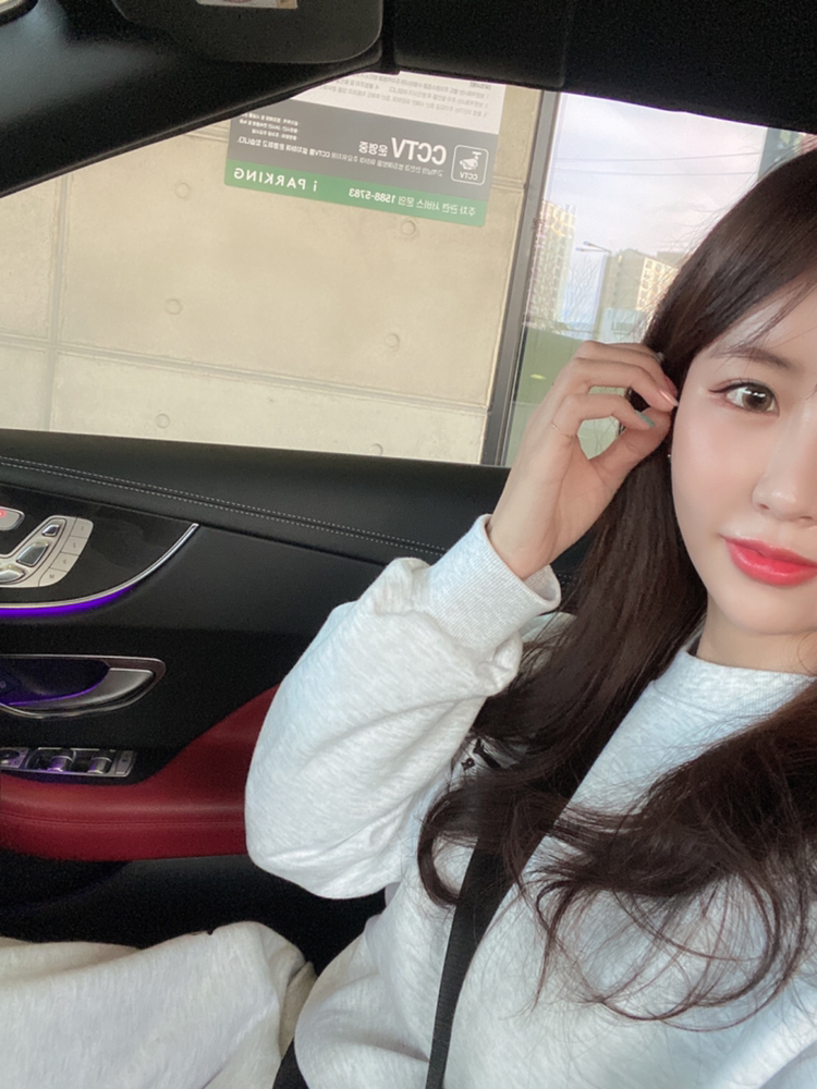 oooom11 (@momo_) 님의 게시물 | KREAM