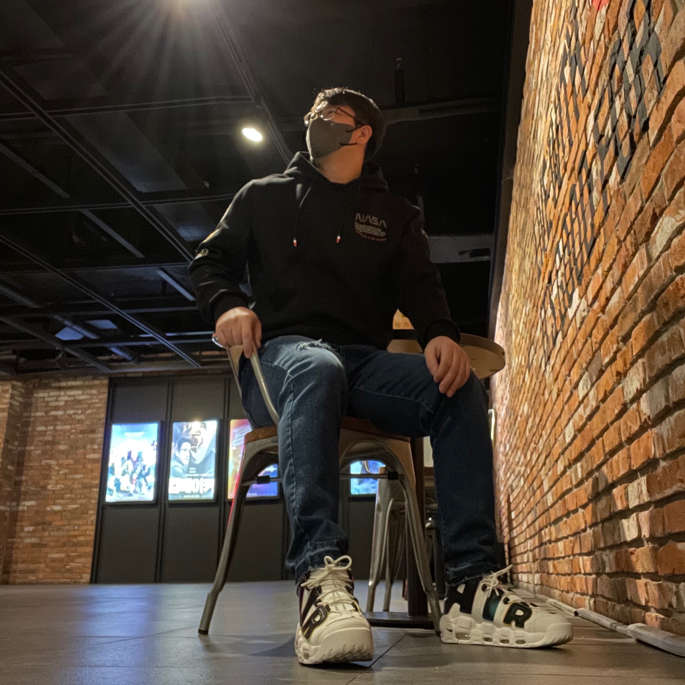 Lee (@artera) 님의 게시물 | KREAM