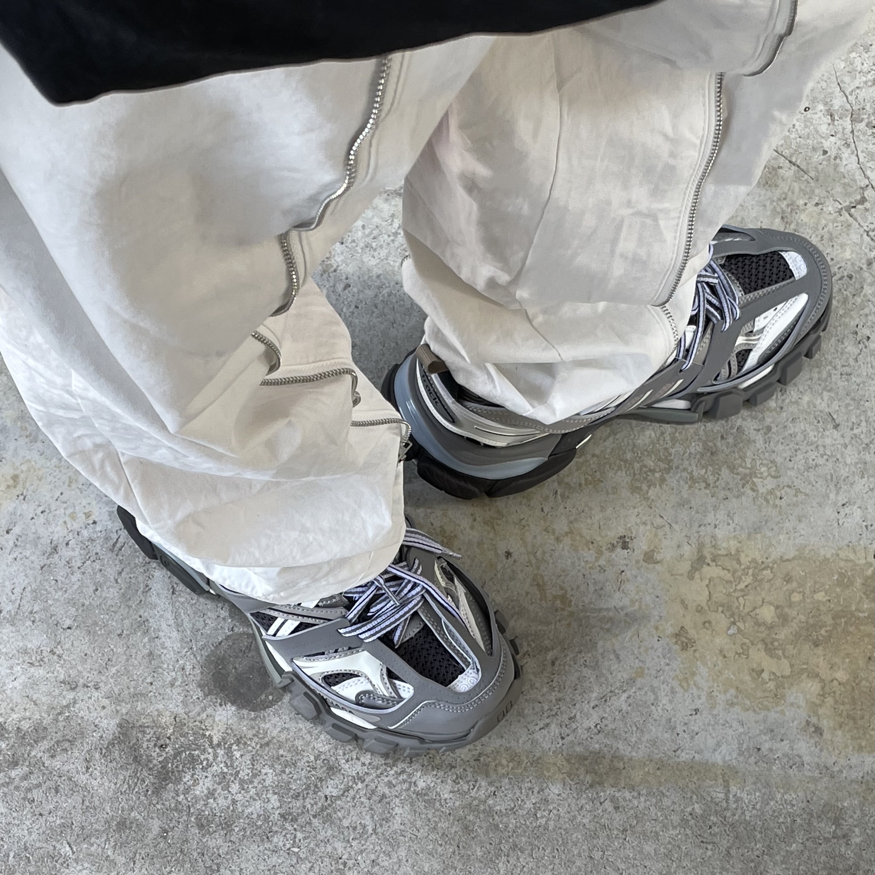 용맹이 (@ch._.lee) 님의 게시물 | KREAM