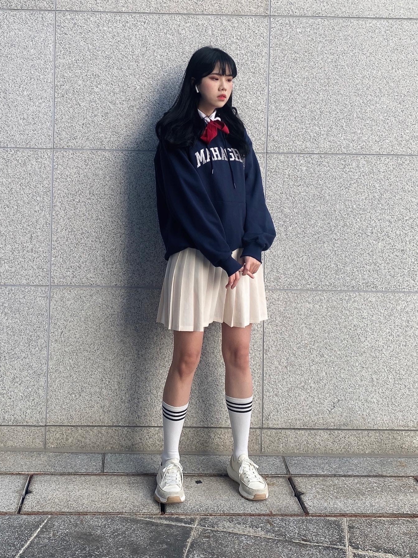 성령 (@momoeis) 님의 게시물 | KREAM