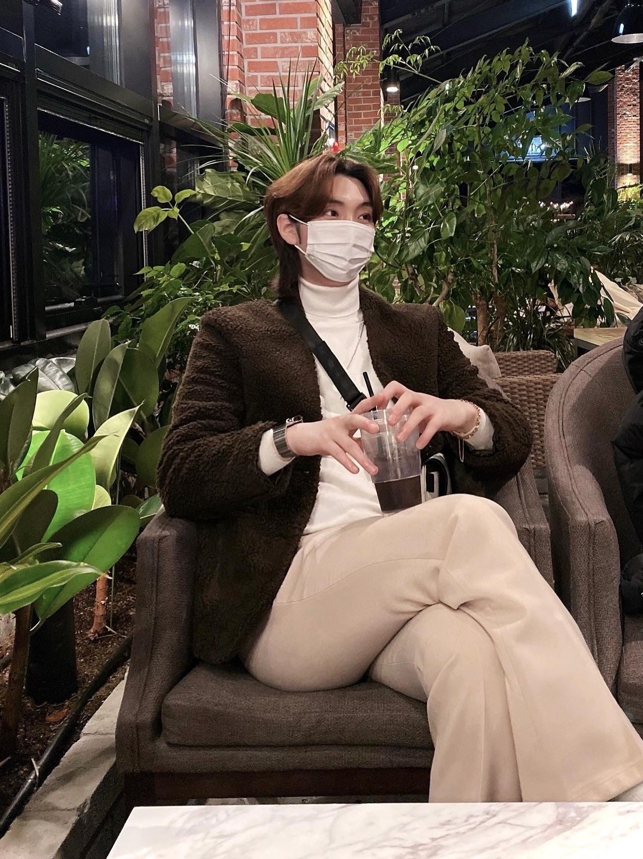 @𝙜𝙠𝙖𝙬𝙡𝙜𝙣𝙨(𝙎𝙝... (@gkawlgns) 님의 게시물 | KREAM