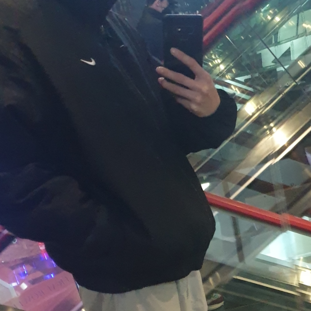 whdalstkddn (@retrobroom) 님의 게시물 | KREAM