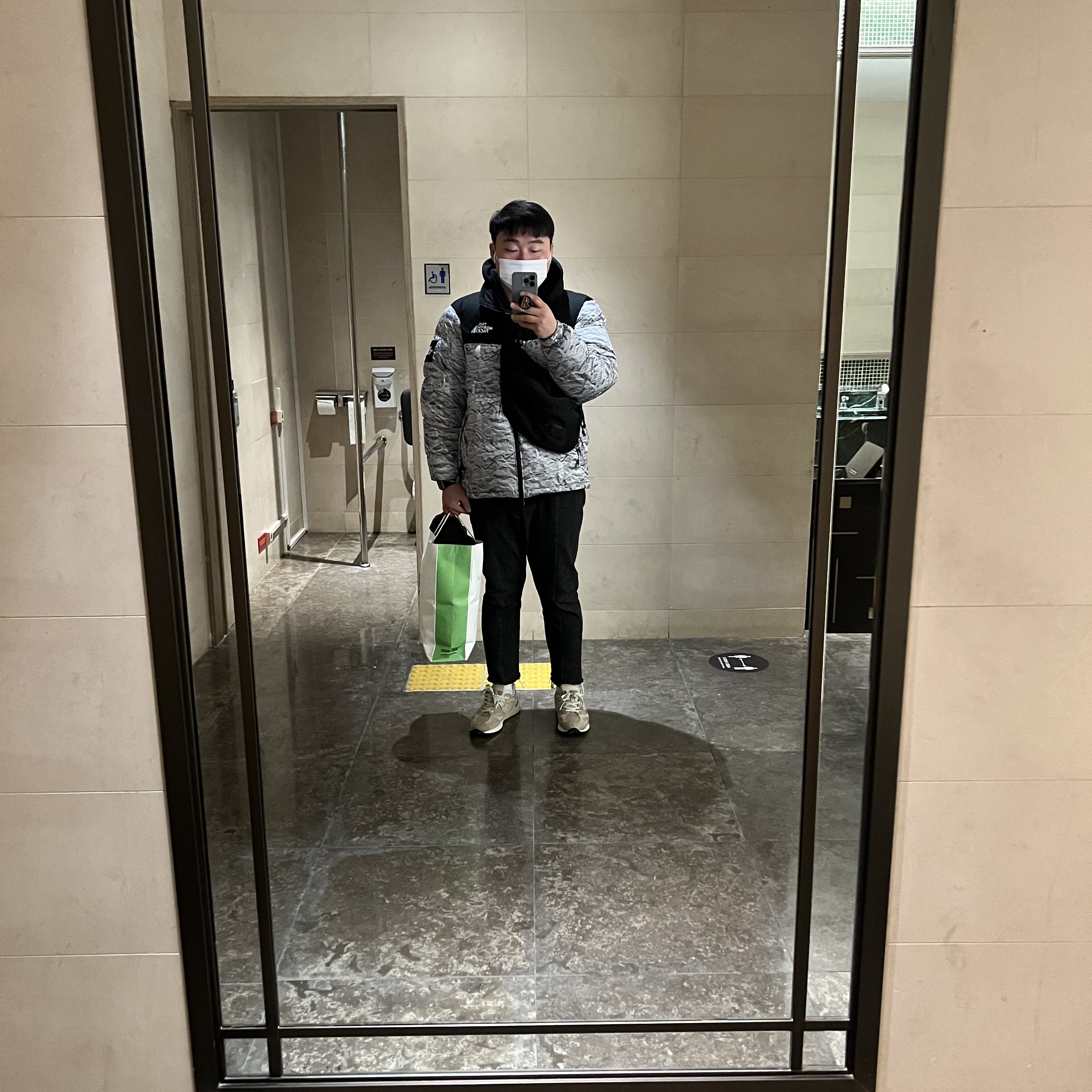 pok2345 (@doovoo) 님의 게시물 | KREAM