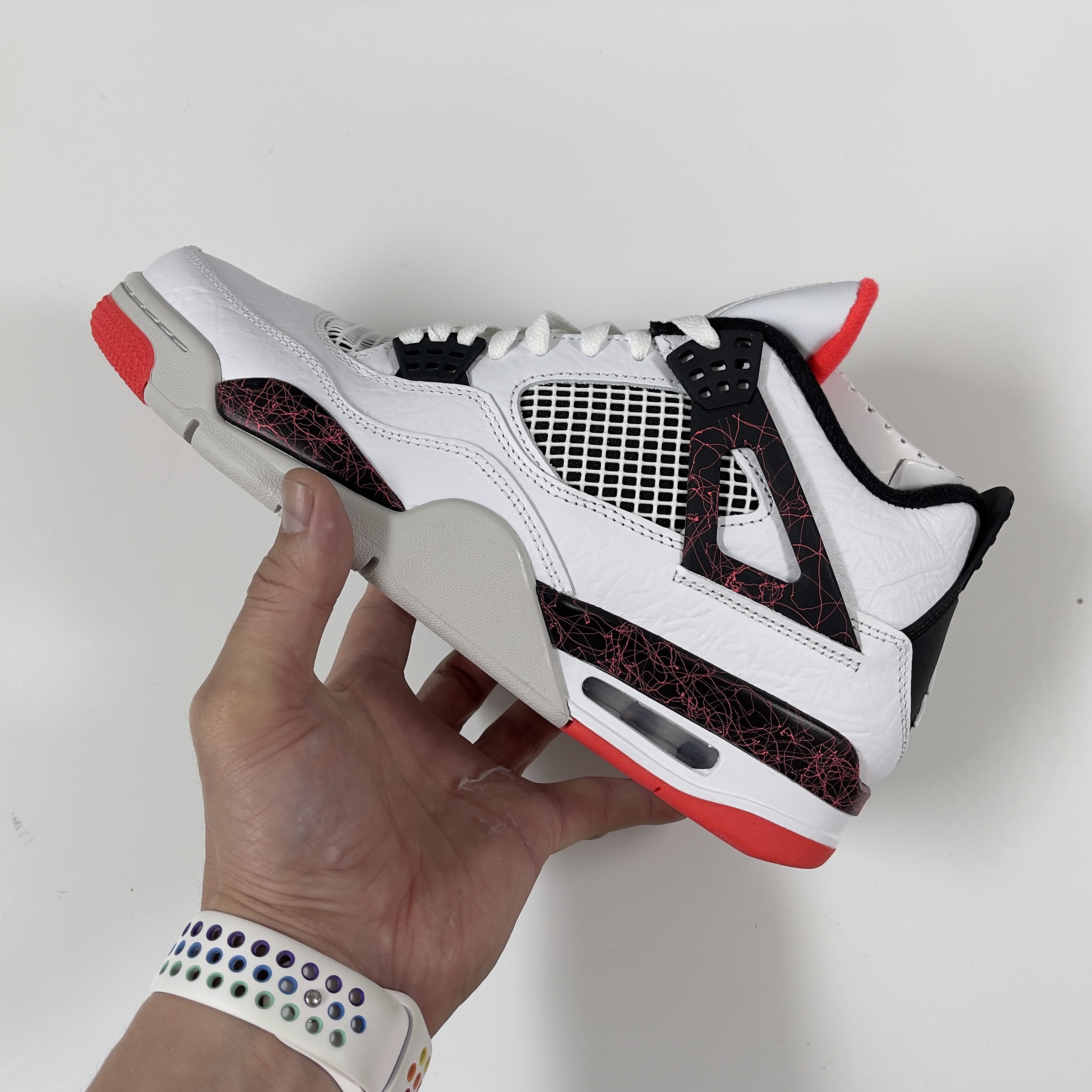 토라🐯 (@tora_) 님의 게시물 | KREAM