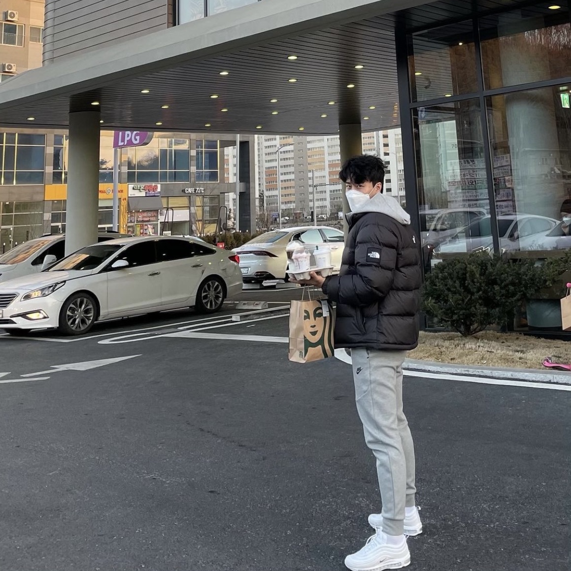 (@_jnkkk) 님의 게시물 | KREAM