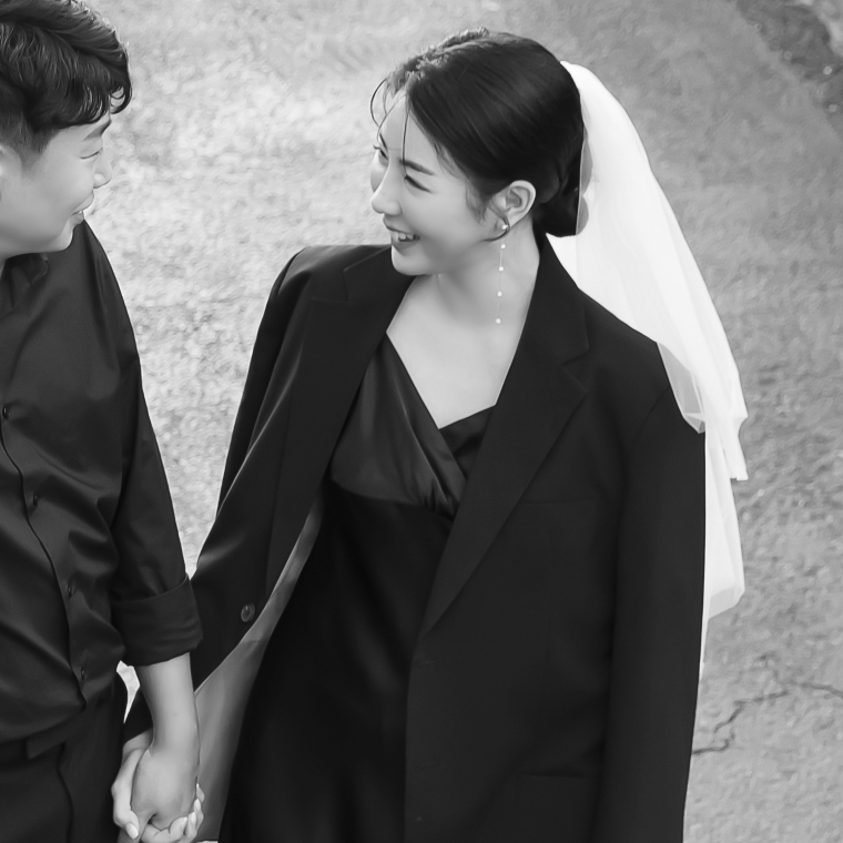 @njy.yj (@tobikoon) 님의 게시물 | KREAM