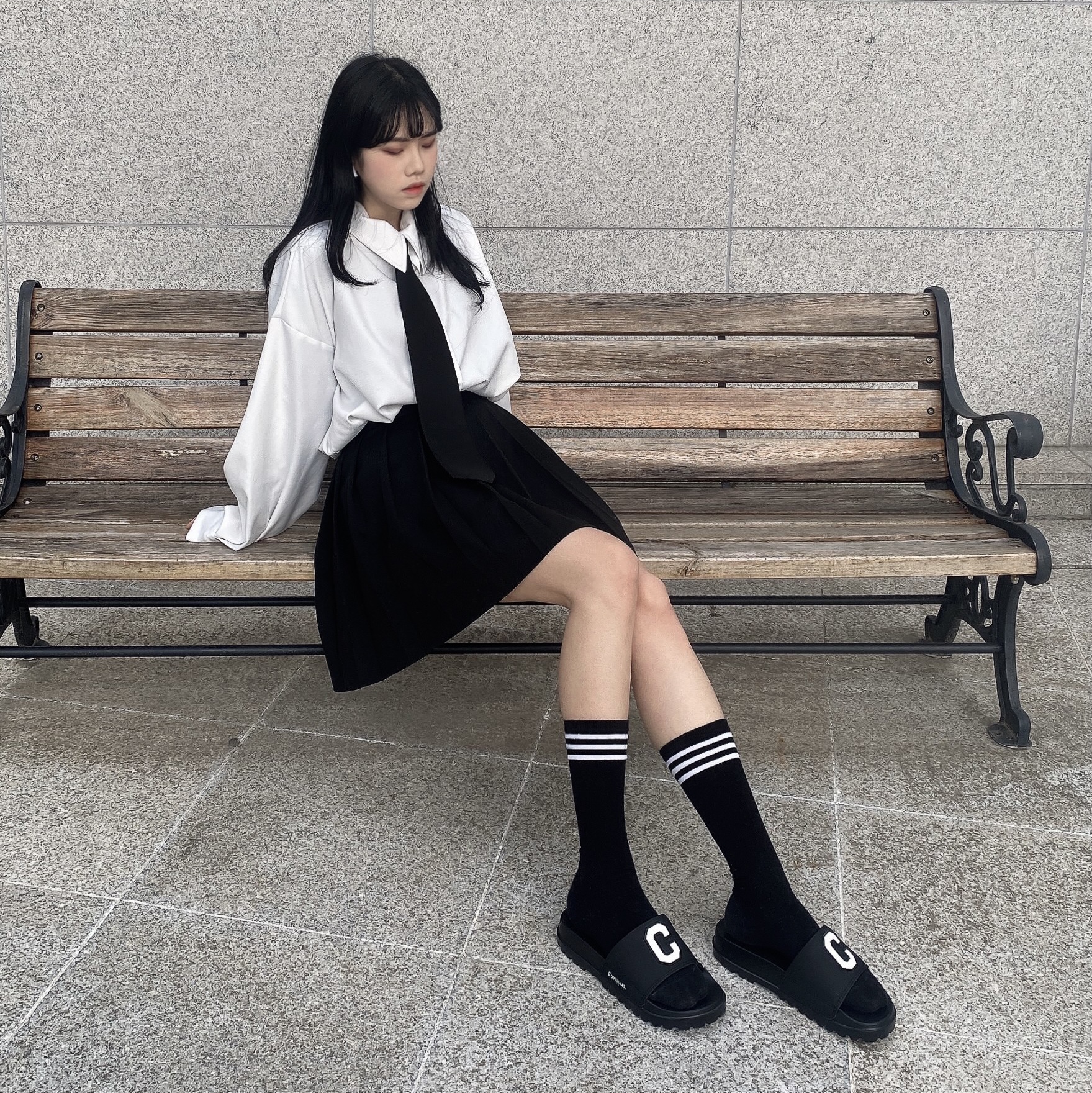 성령 (@momoeis) 님의 게시물 | KREAM