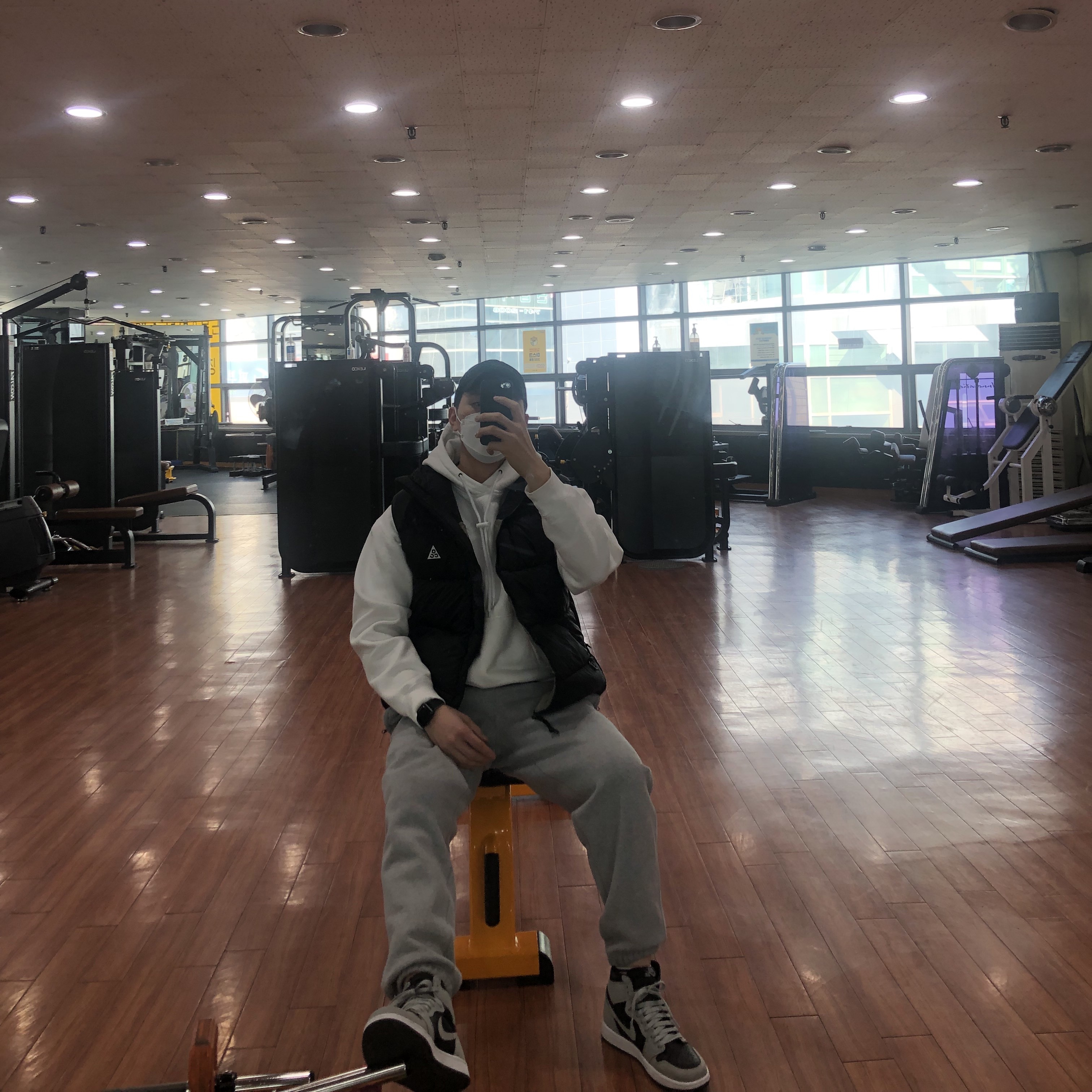 janghyoungwoo (@nikemens) 님의 게시물 | KREAM