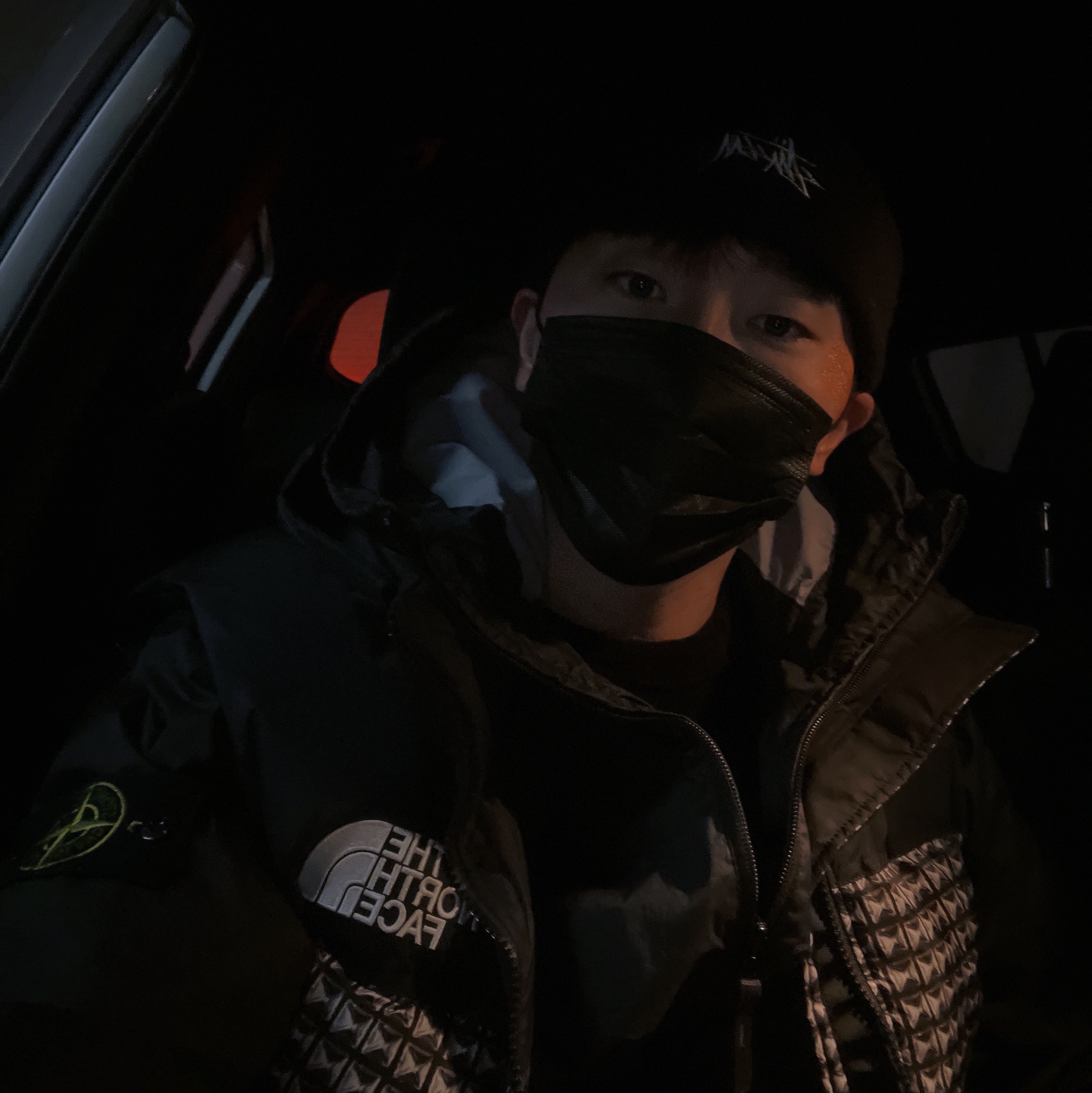 😼 (@j_cheol) 님의 게시물 | KREAM