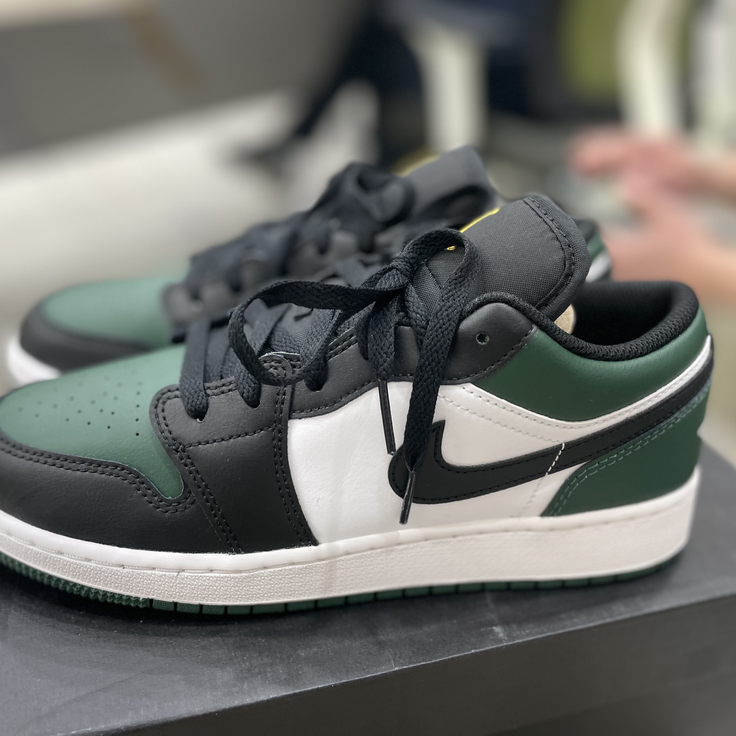 huntelaar19 (@huntelaar19) 님의 게시물 | KREAM