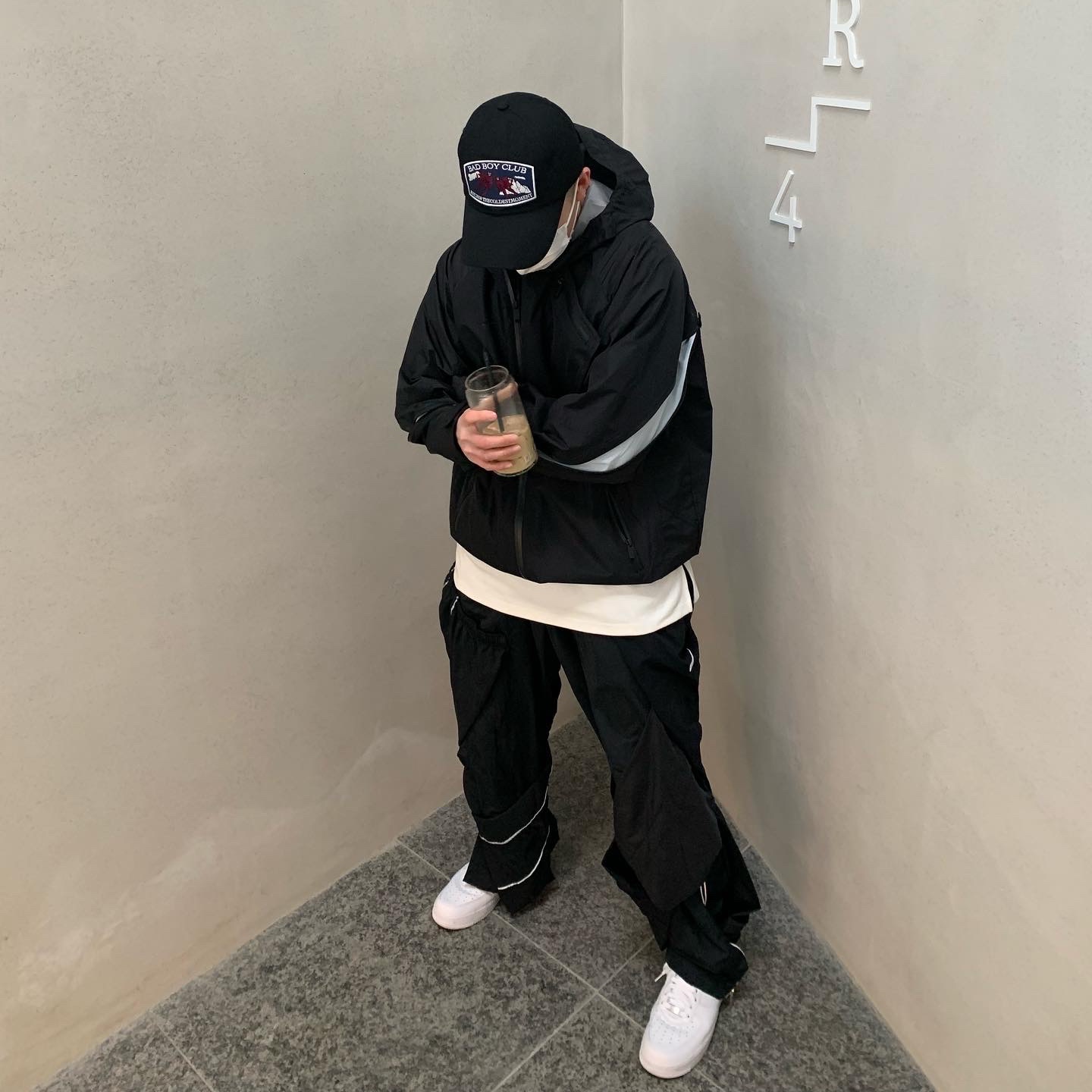 이차논 (@co_ld_1) 님의 게시물 | KREAM