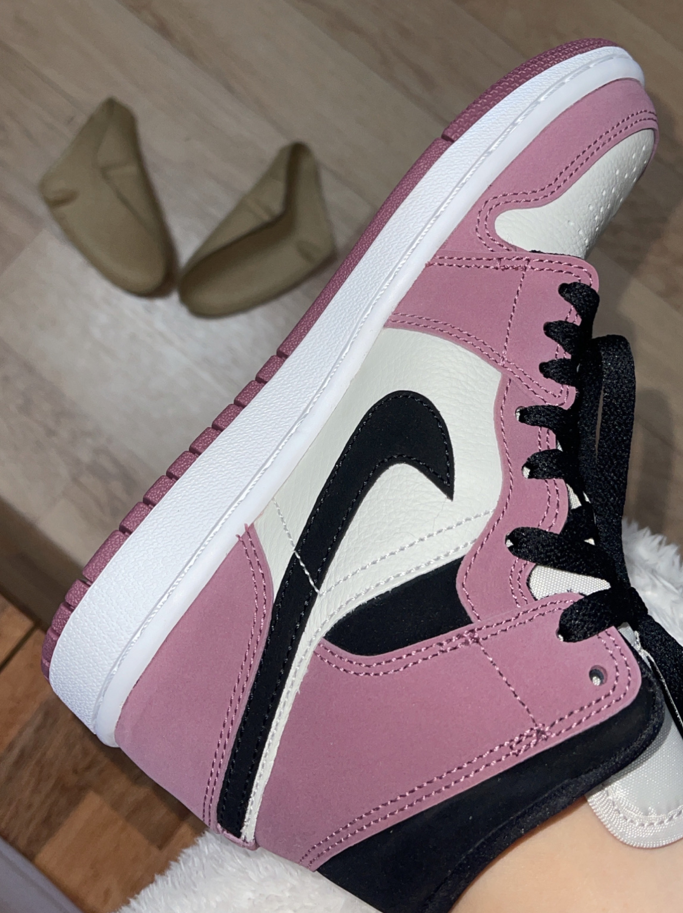 mmm (@cmmmm) 님의 게시물 | KREAM