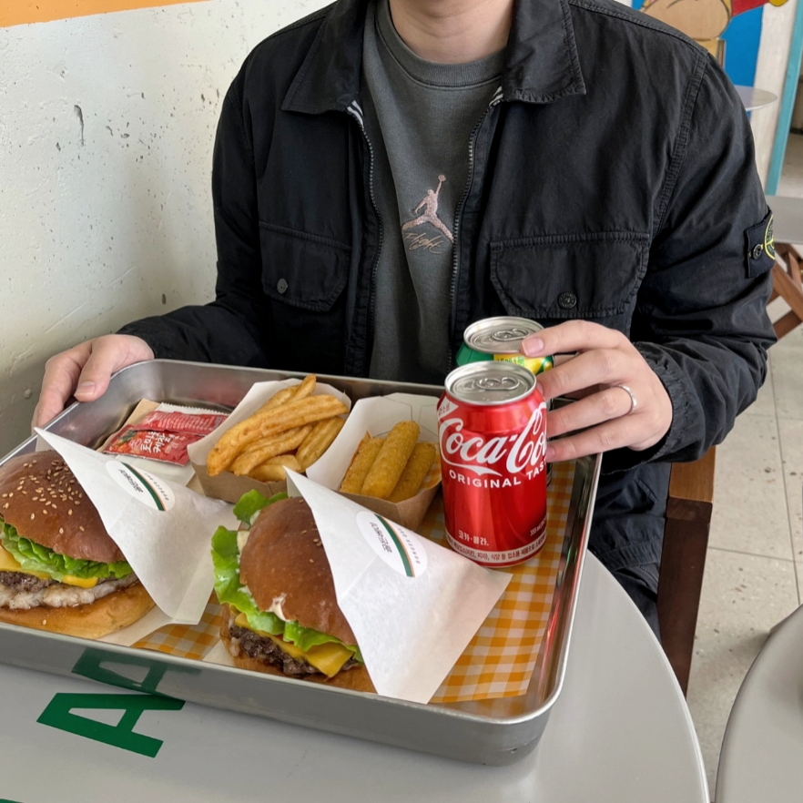 잘씩😄 (@orange0621) 님의 게시물 | KREAM