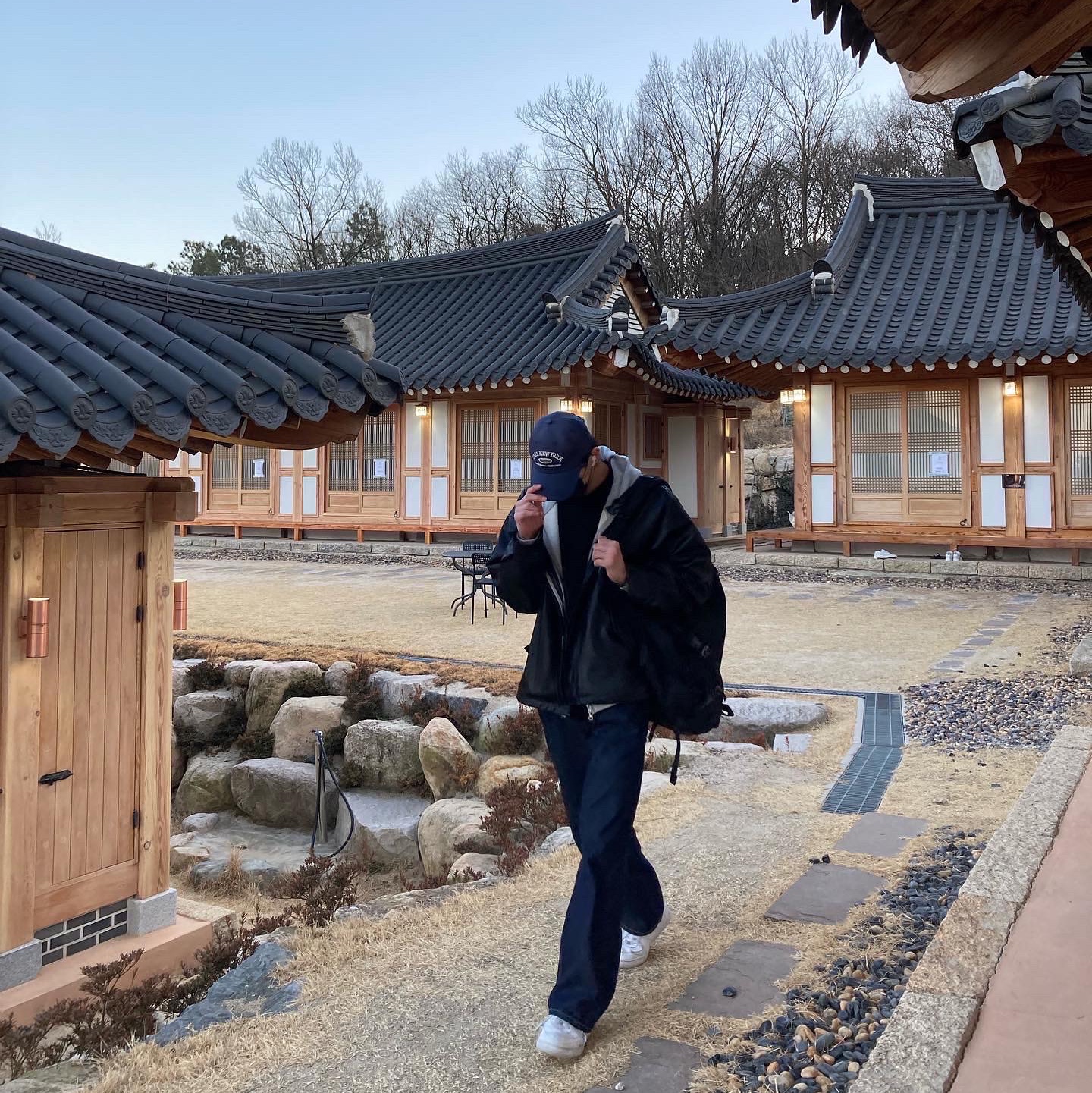 HYEON (@hyuun._.d) 님의 게시물 | KREAM