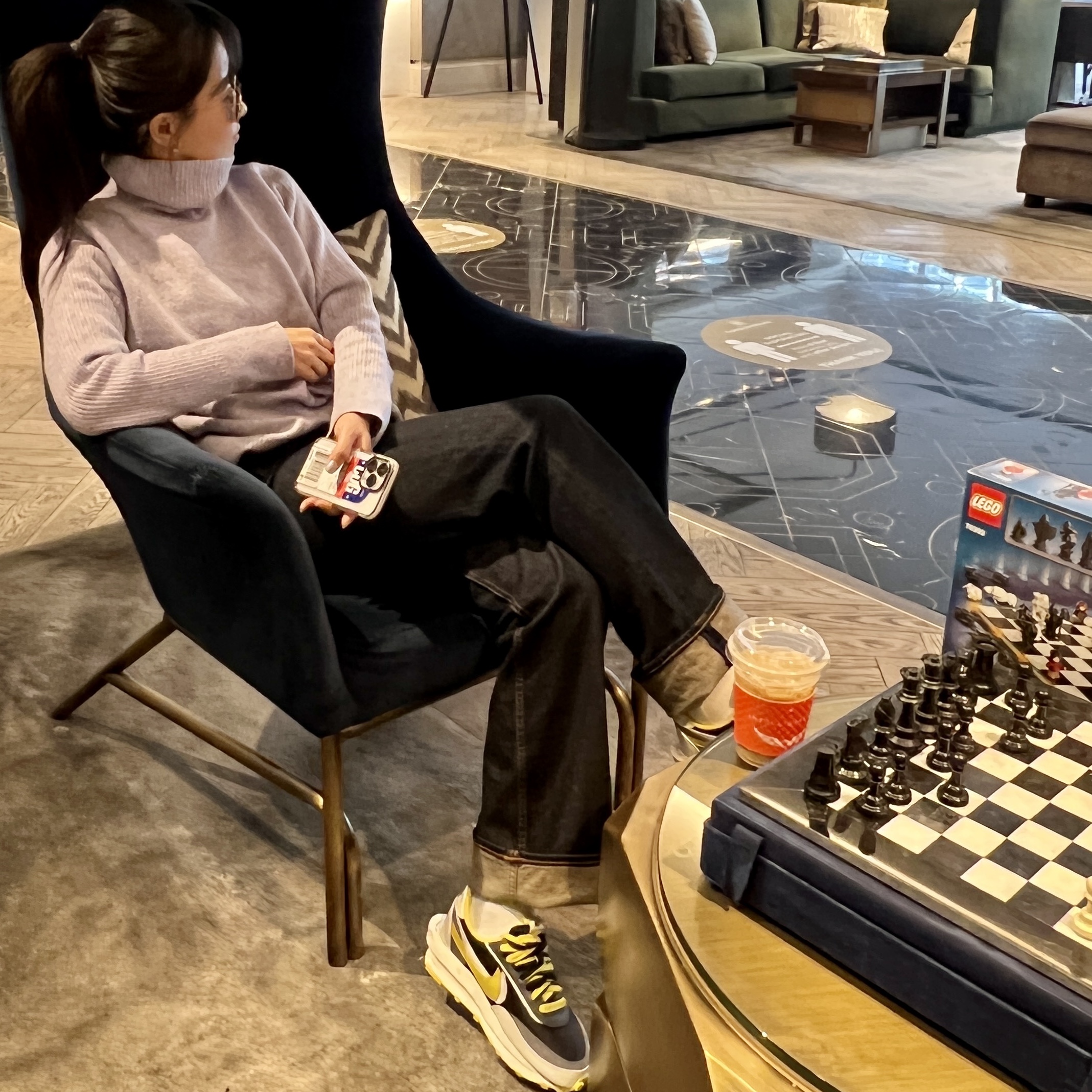 catislove (@moredignity) 님의 게시물 | KREAM