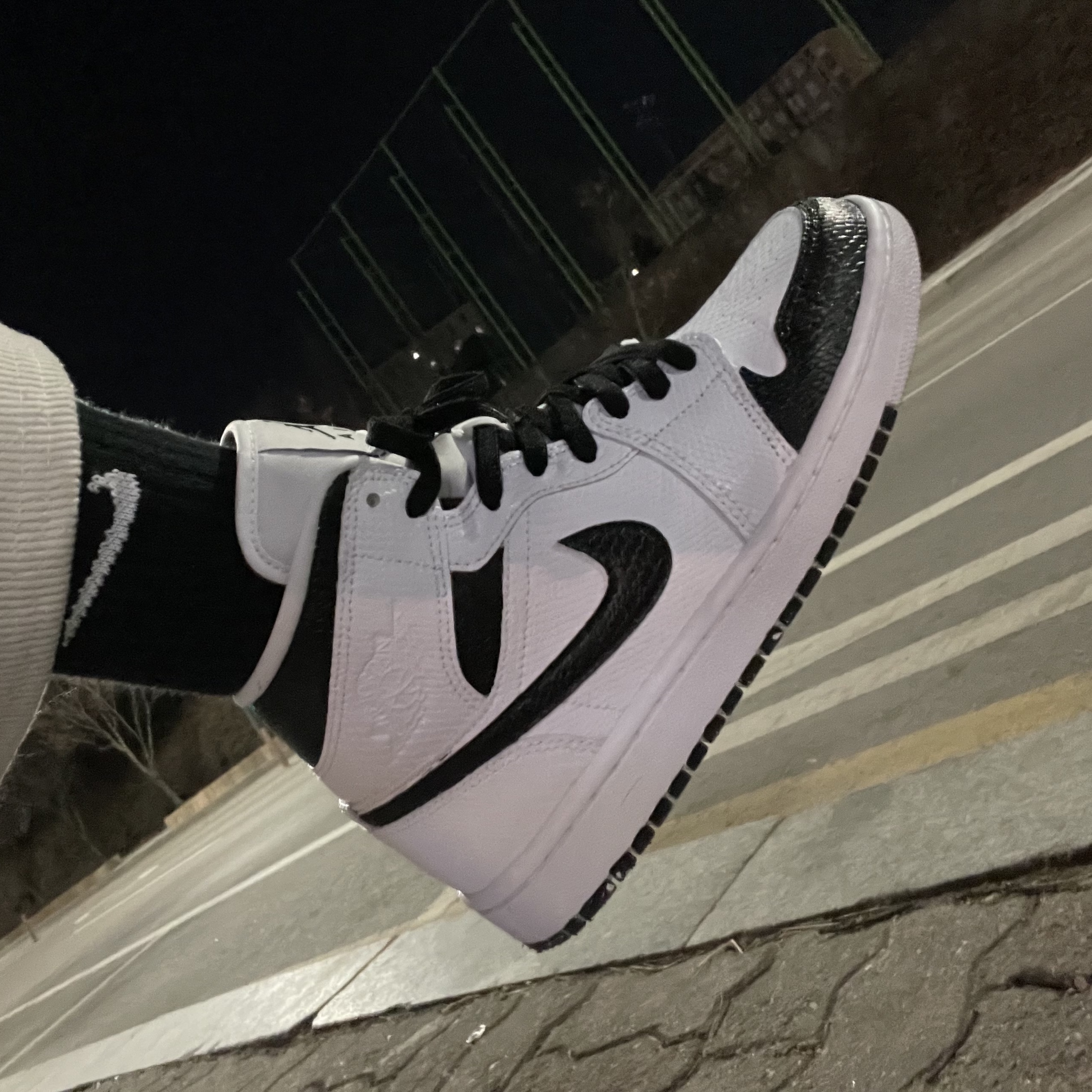 fnwl20 (@zz._.uu) 님의 게시물 | KREAM