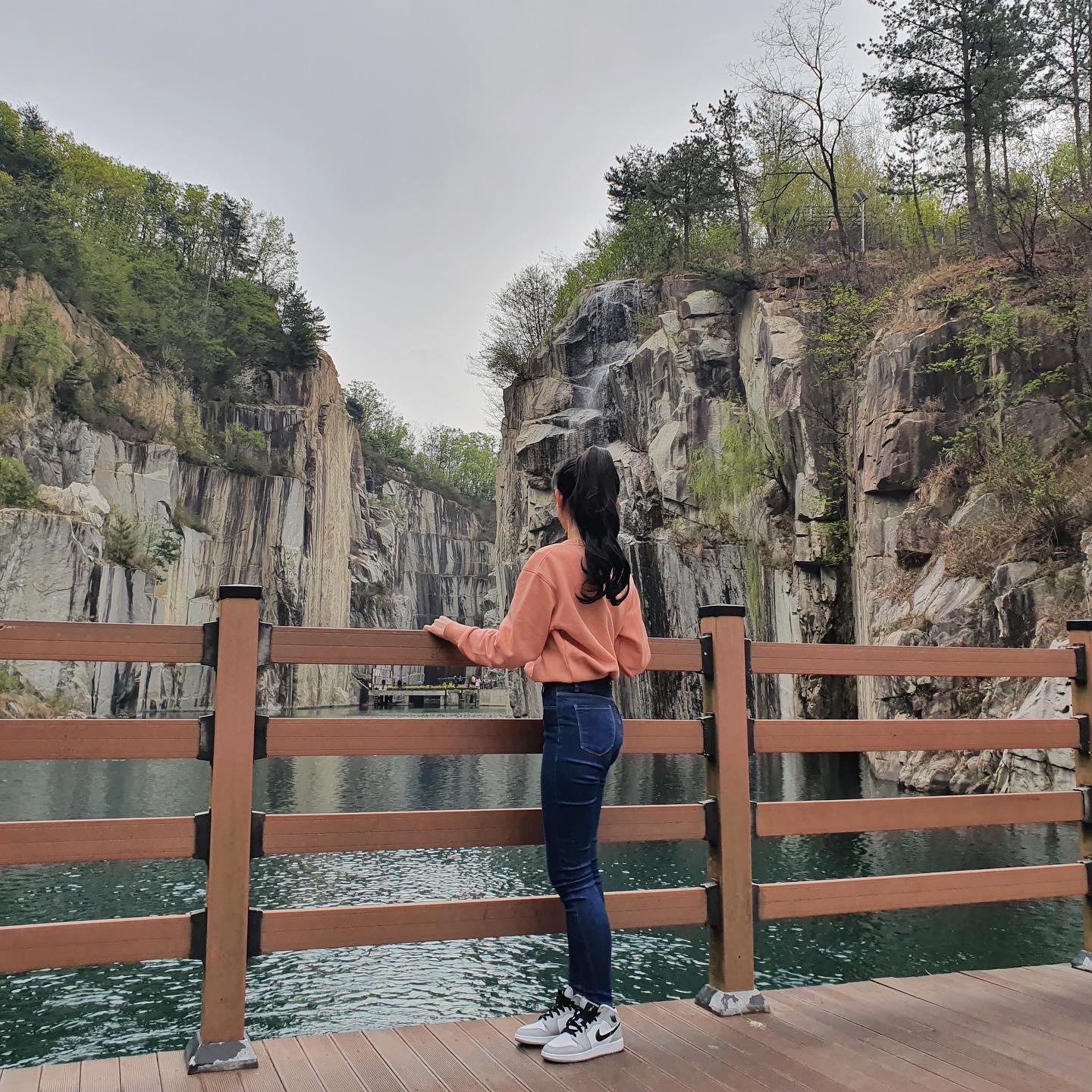 _cho_rong (@rong_) 님의 게시물 | KREAM