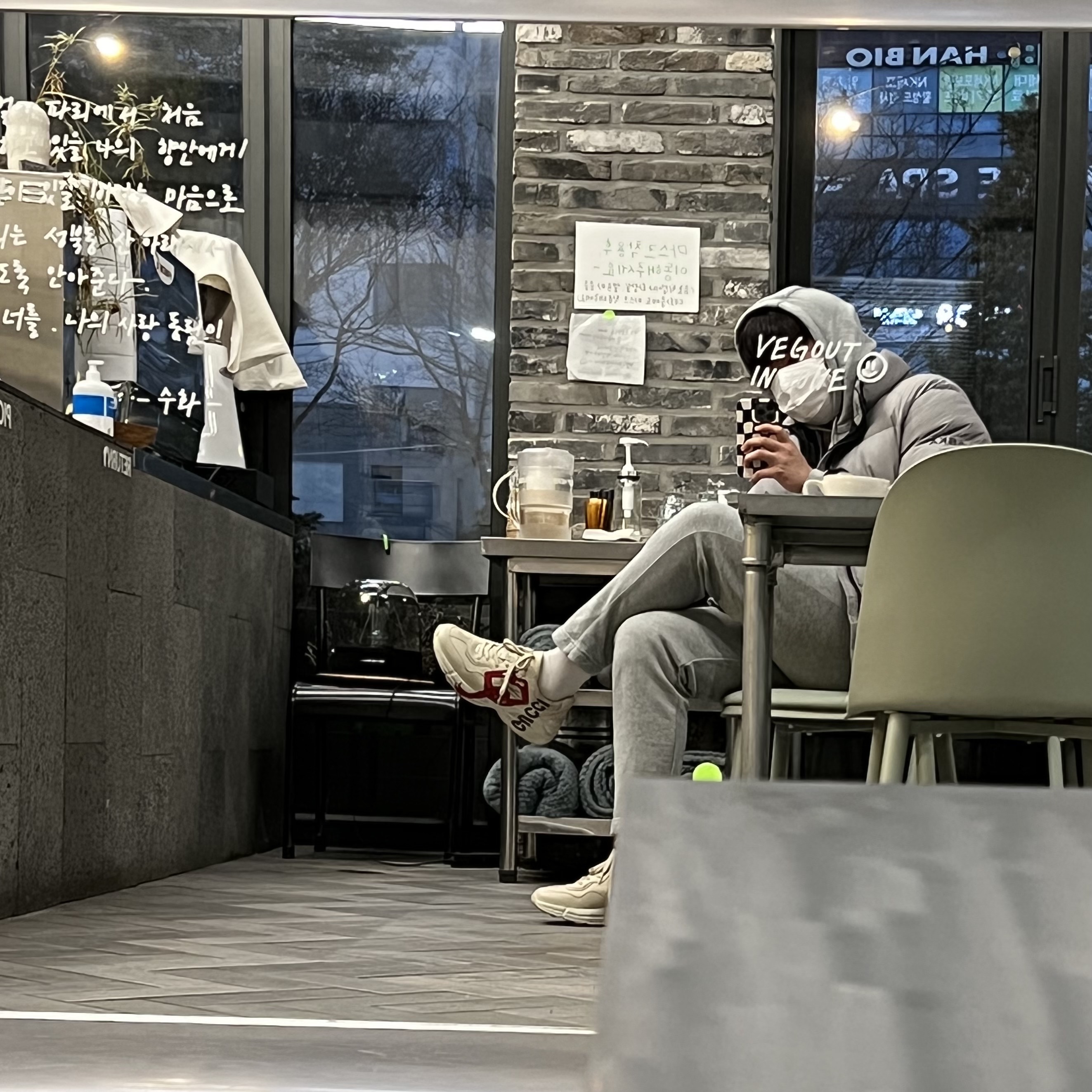 (@ggangdol2) 님의 게시물 | KREAM